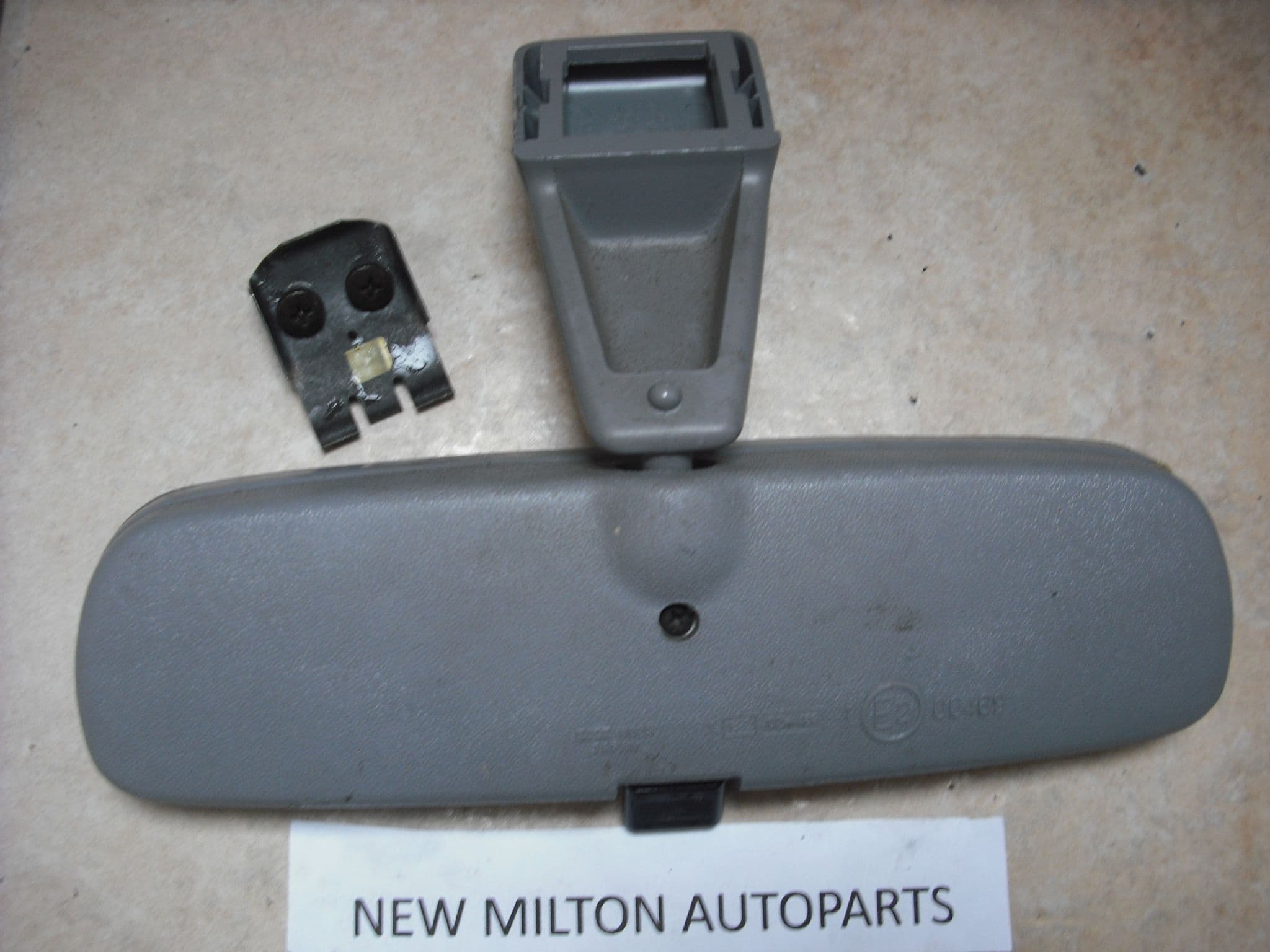 A GENUINE TOYOTA RAV 4 INTERIOR REAR VIEW MIRROR