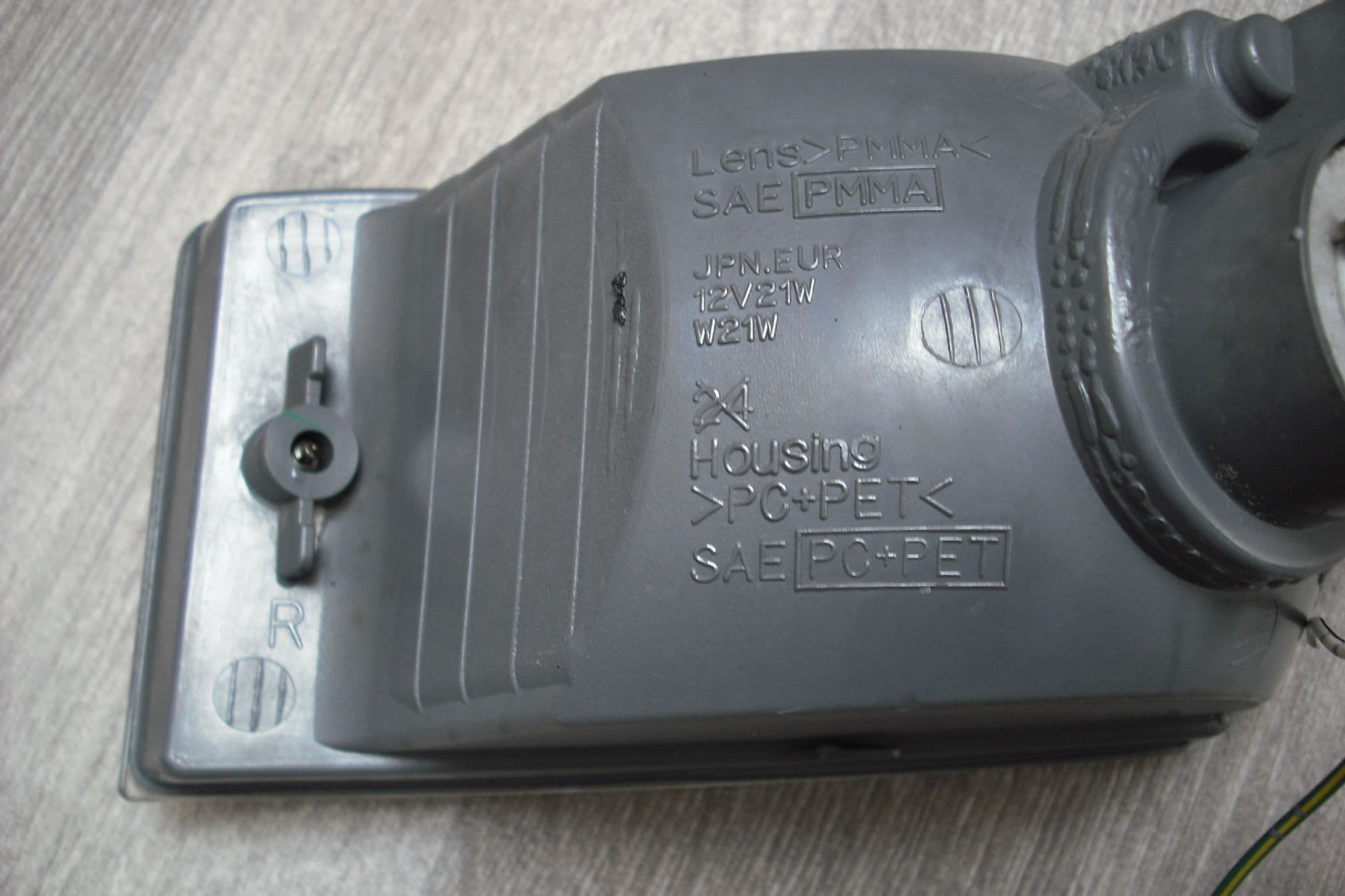 A GENUINE TOYOTA RAV 4 MK2 FRONT INDICATOR UNIT RIGHT SIDE
