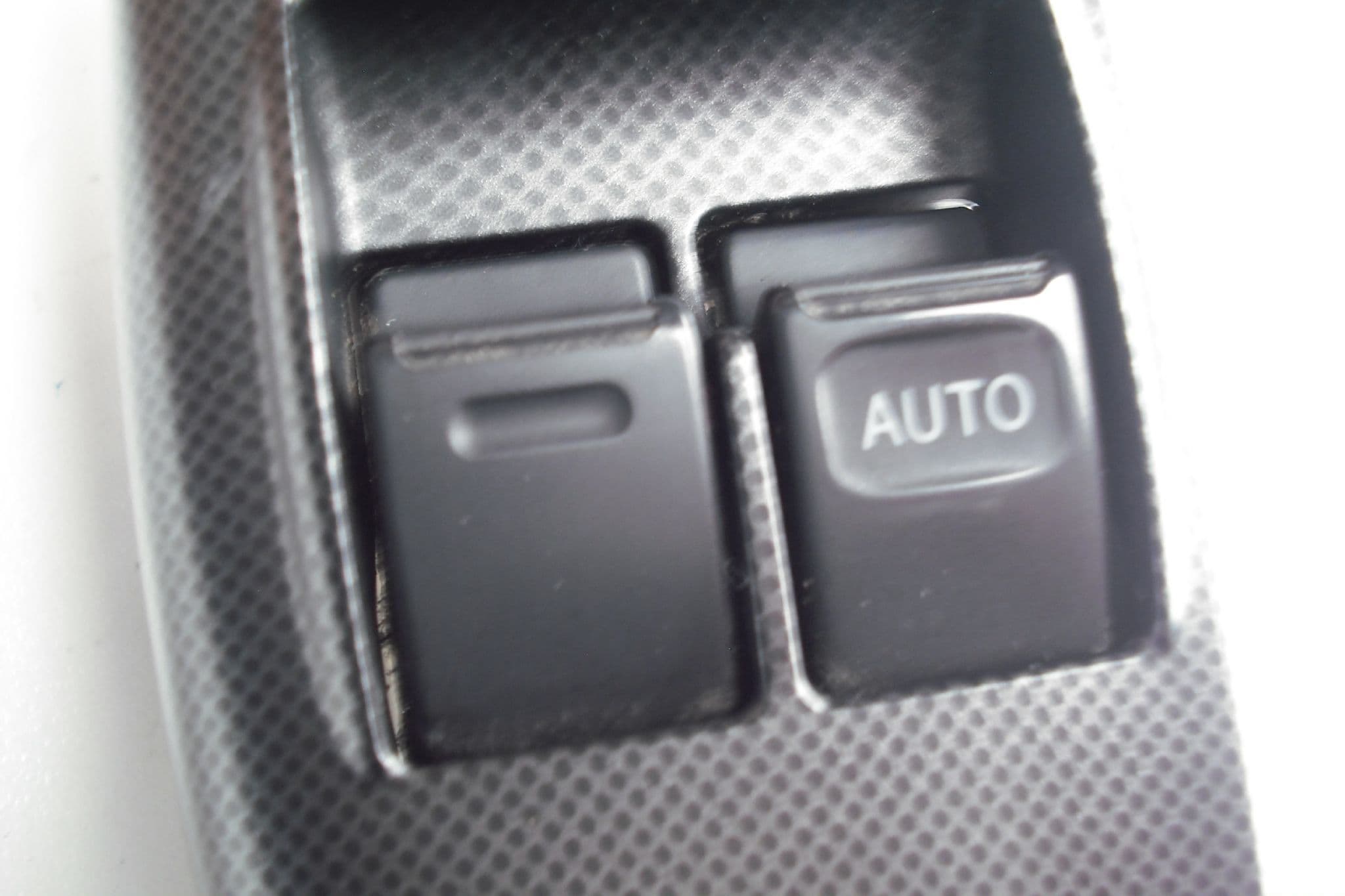A GENUINE TOYOTA YARIS MK1 UK DRIVERS DOOR ELECTRIC WINDOW SWITCH PACK