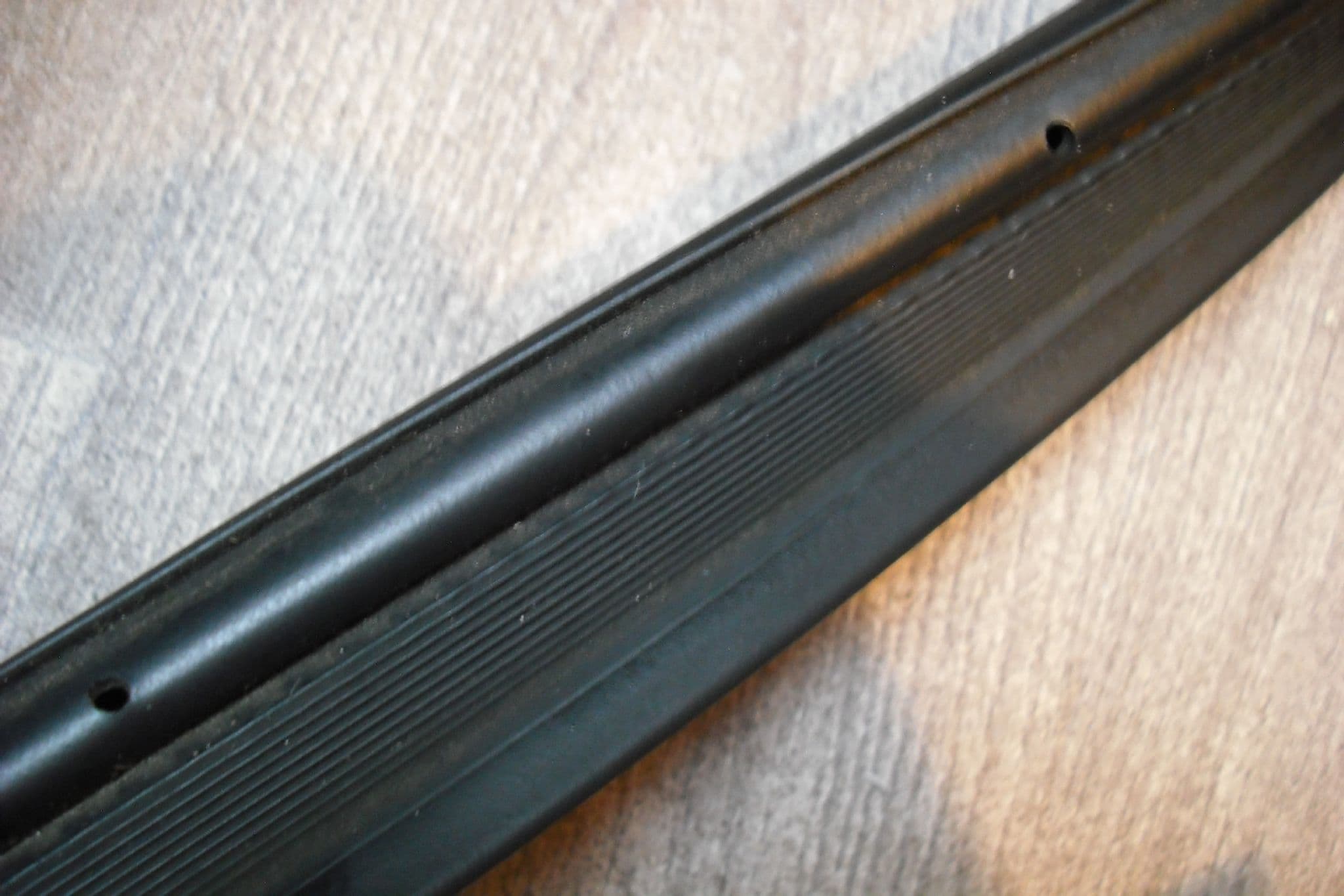 A GENUINE TOYOTA YARIS MK2 3 DOOR REAR BOOT RUBBER WEATHER SEAL