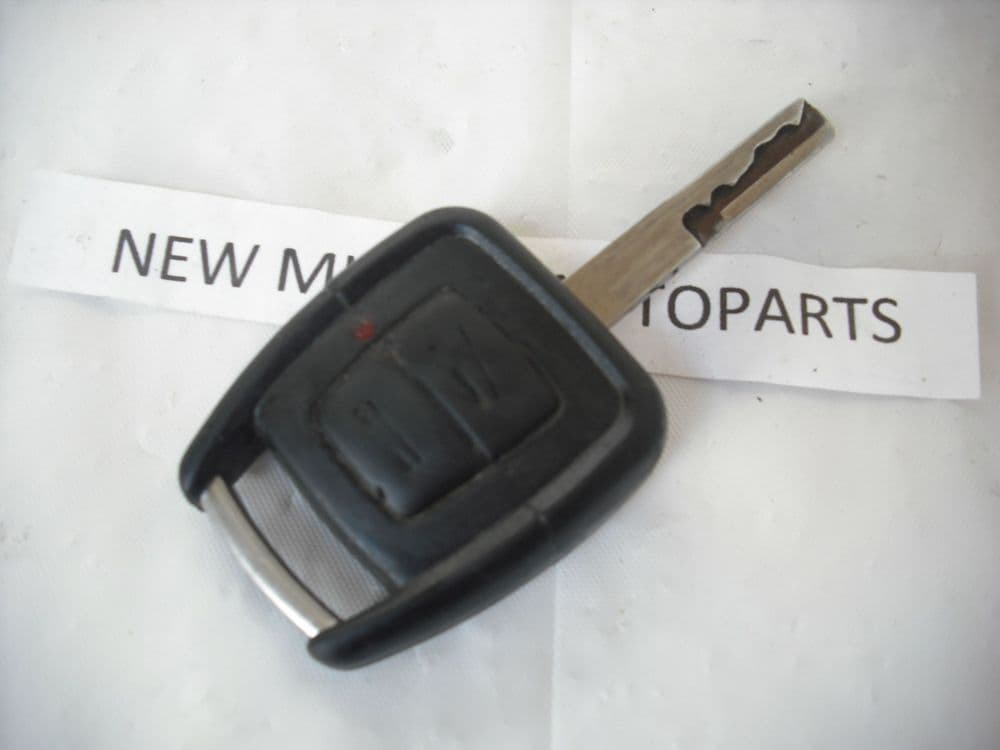A GENUINE VAUXHALL VECTRA C SIGNUM KEY REMOTE CONTROL CENTRAL LOCKING FOB
