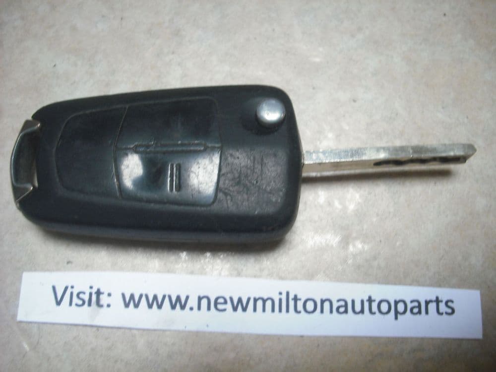 A GENUINE VAUXHALL ZAFIRA B 2 BUTTON REMOTE CONTROL KEY FOB