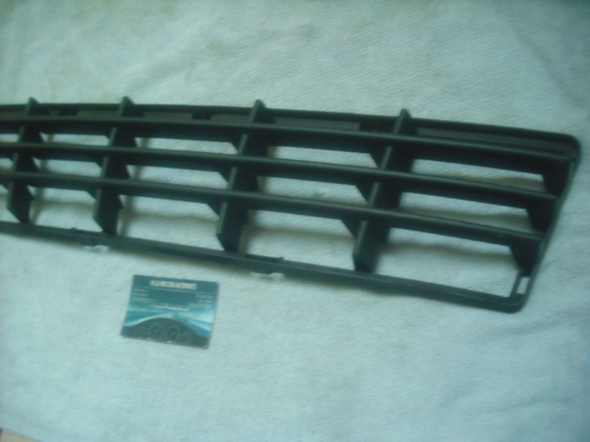 A GENUINE VOLVO S40 V50 FRONT BUMPER CENTRAL PANEL GRILLE MOULDING