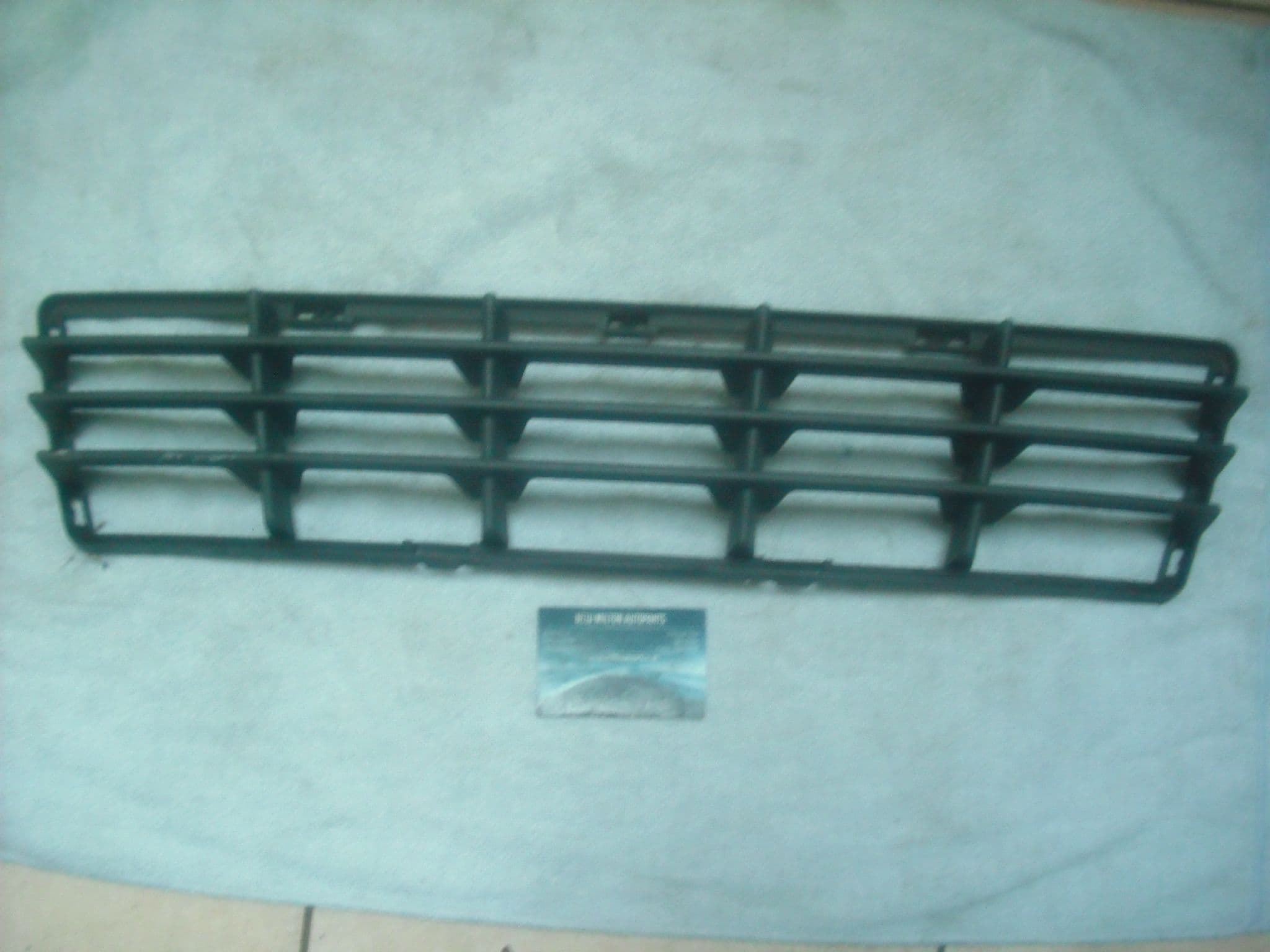 A GENUINE VOLVO S40 V50 FRONT BUMPER CENTRAL PANEL GRILLE MOULDING