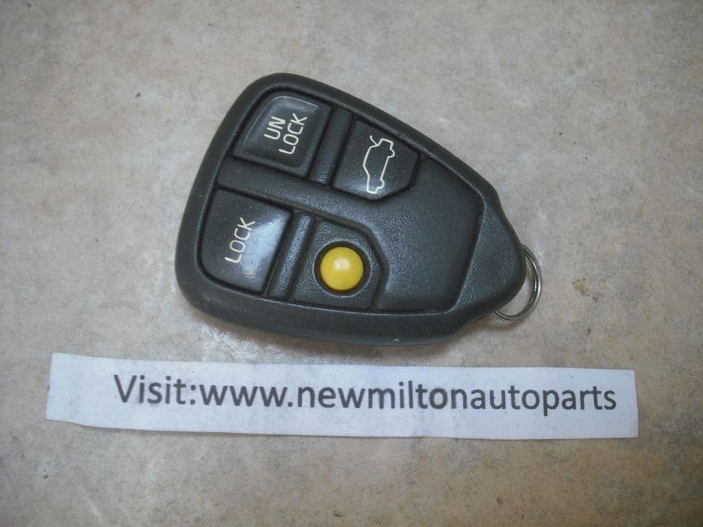 A GENUINE VOLVO S60 V70 4 BUTTON REMOTE CONTROL KEY FOB