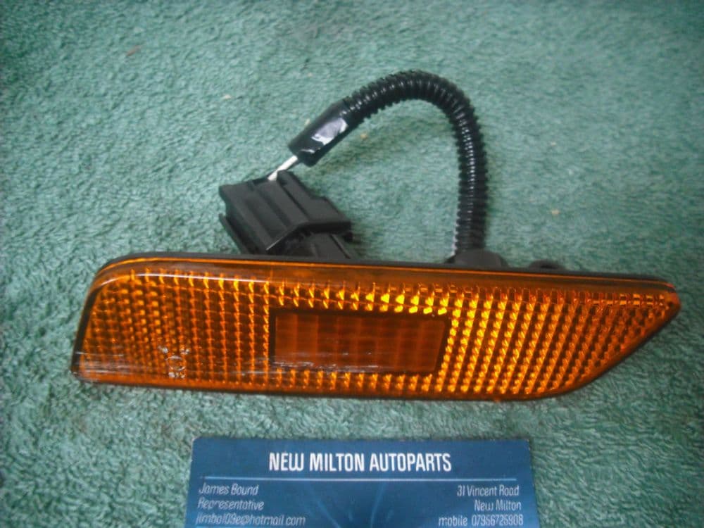 A GENUINE VOLVO S80 1998-2004 FRONT BUMPER SIDE MARKER FLASHER ...