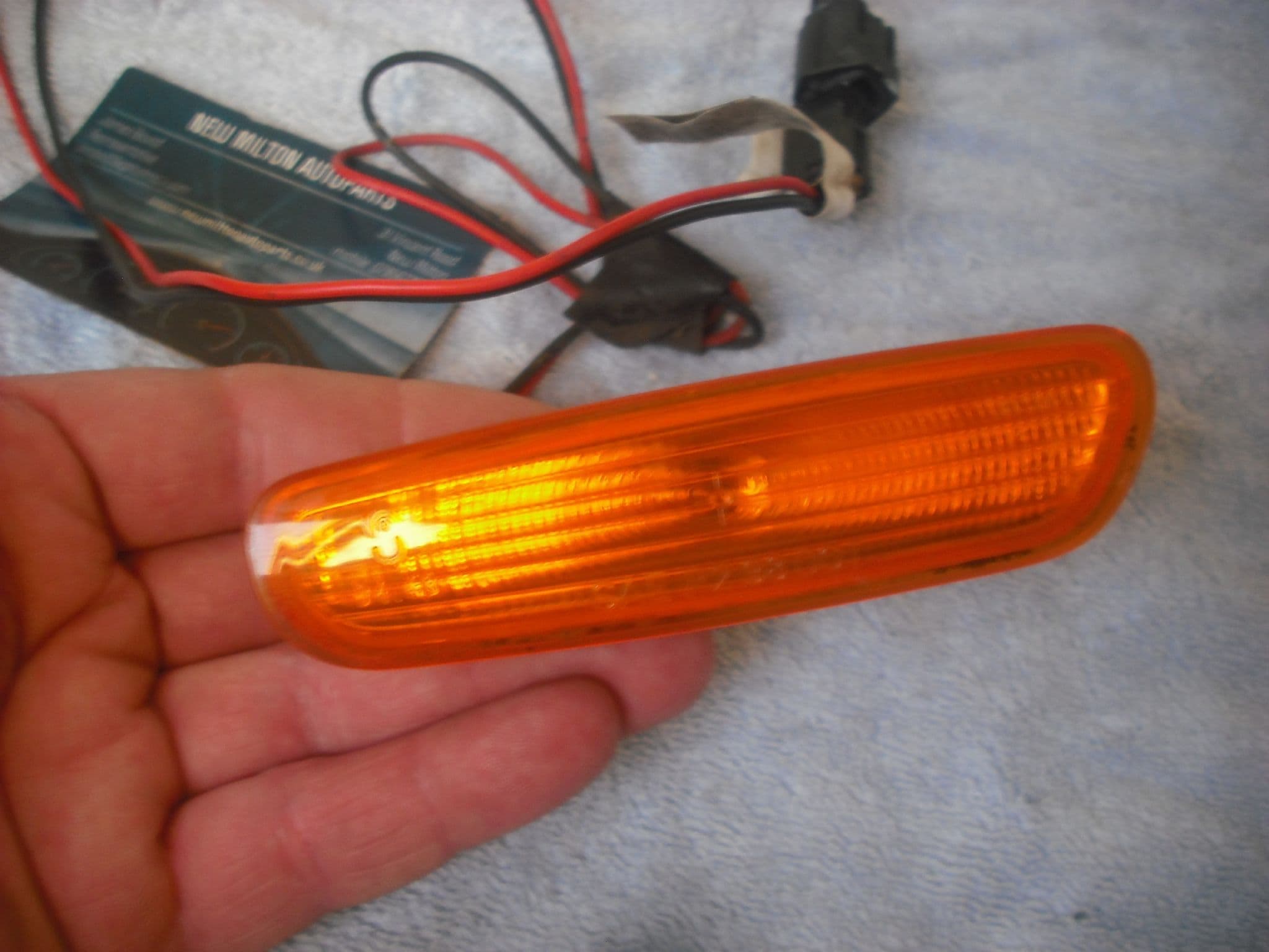 A GENUINE VOLVO V40 S40 1997-1999 LEFT FRONT / RIGHT REAR BUMPER SIDE ...