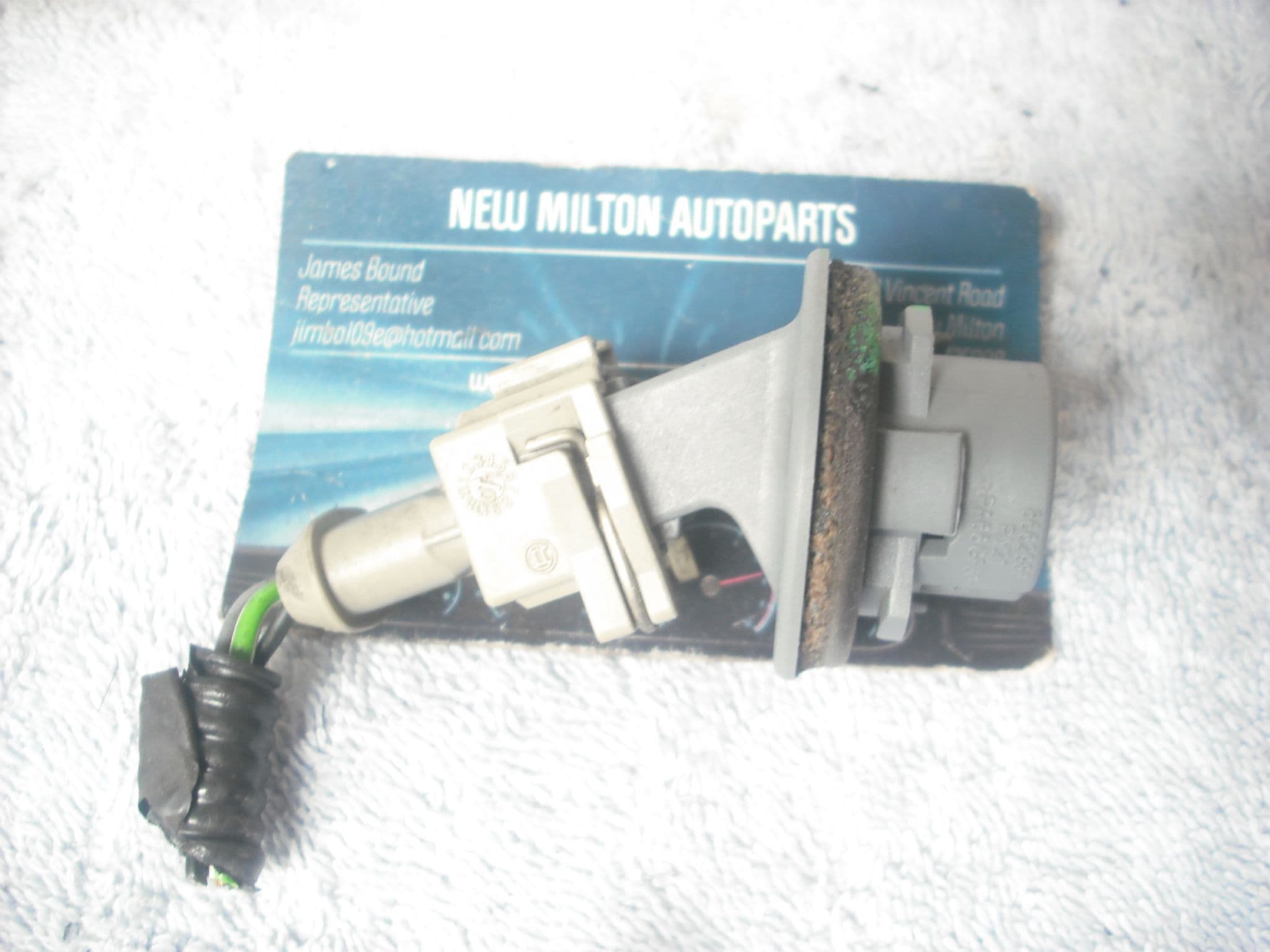 A GENUINE VOLVO V70 S60 2000-2004 HEADLIGHT HEADLAMP INDICATOR FLASHER ...
