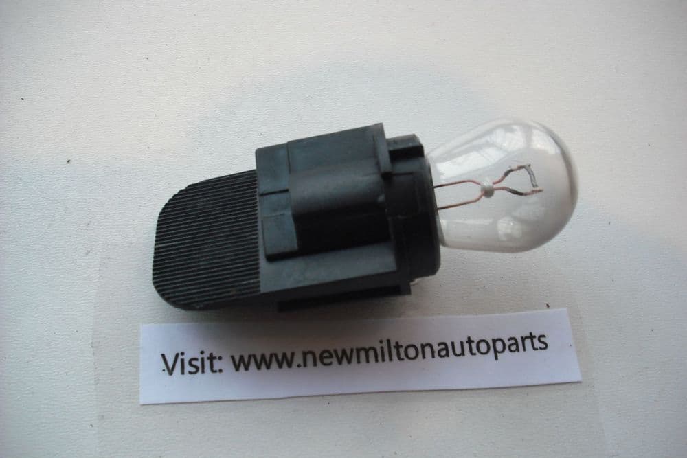 A GENUINE VOLVO V70 XC70 REAR LIGHT BULB HOLDER DRIVING LIGHT OR FOG ...