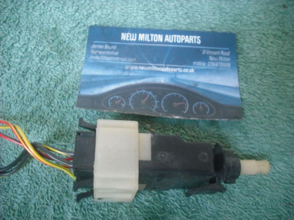 A MERCEDES BENZ W210 W220 FOOT BRAKE PEDAL BRAKE WARNING LIGHT SWITCH 6 ...