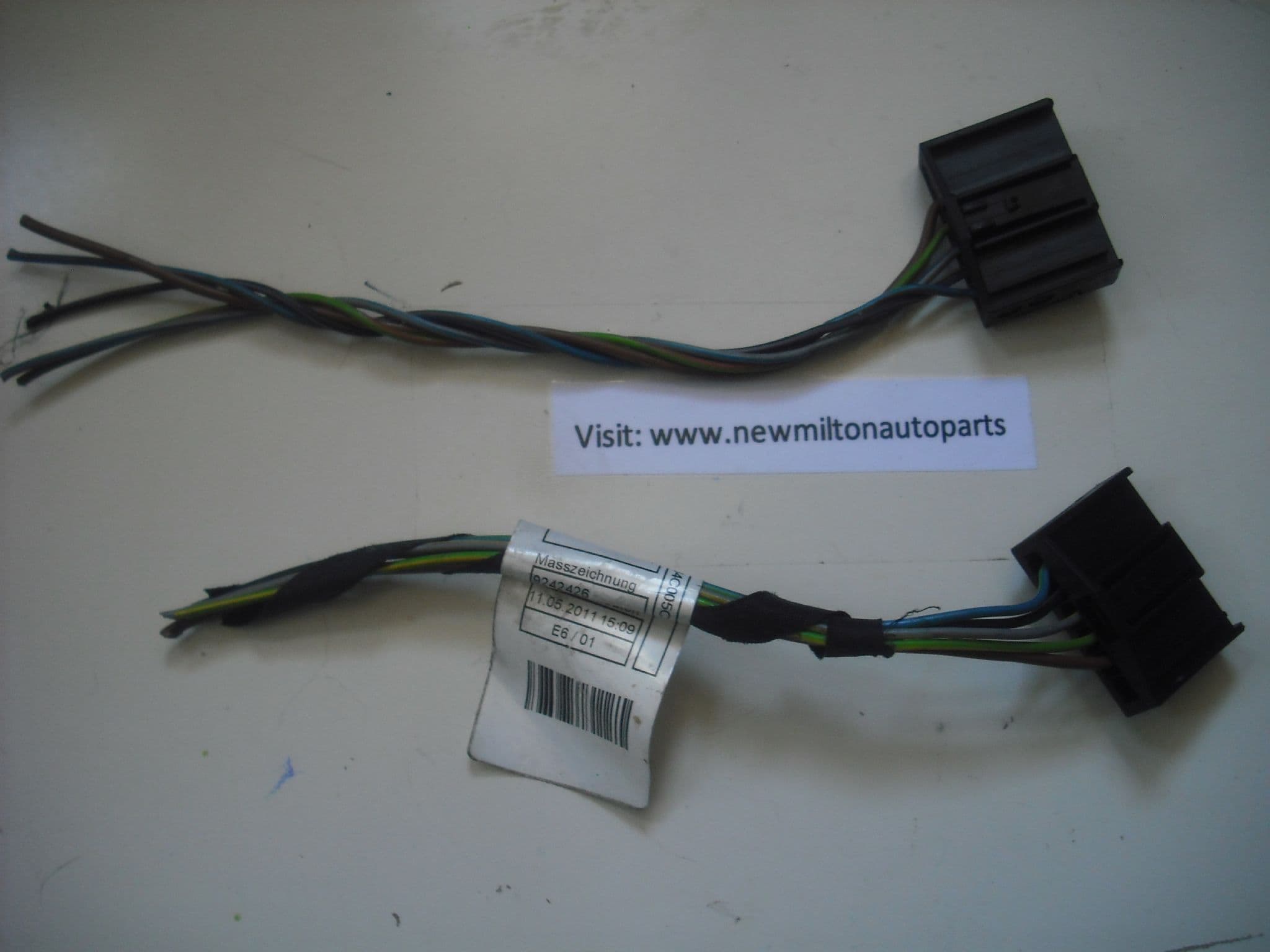 A PAIR OF BMW E81 E90 E91 3 SERIES REAR LIGHT WIRING PLUG PIGTAILS