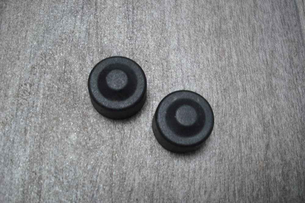 A PAIR OF GENUINE BMW F10 AND F11 TOURER FRONT WINDSCREEN WIPER ARM NUT ...