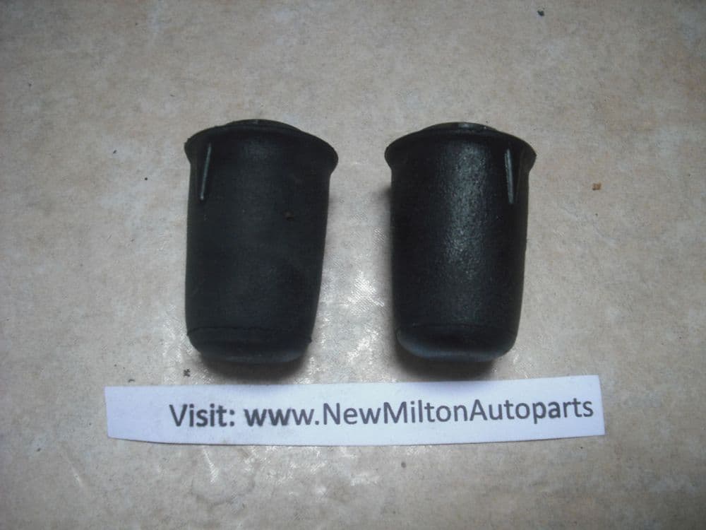 A PAIR OF GENUINE FORD FIESTA MK7 BONNET HOOD RUBBER BUMP STOPS