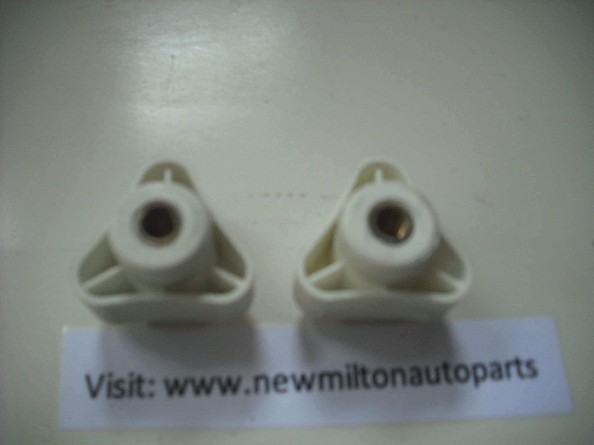 A PAIR OF GENUINE VAUXHALL CORSA C REAR LIGHT FIXING SCREW FASTNERS