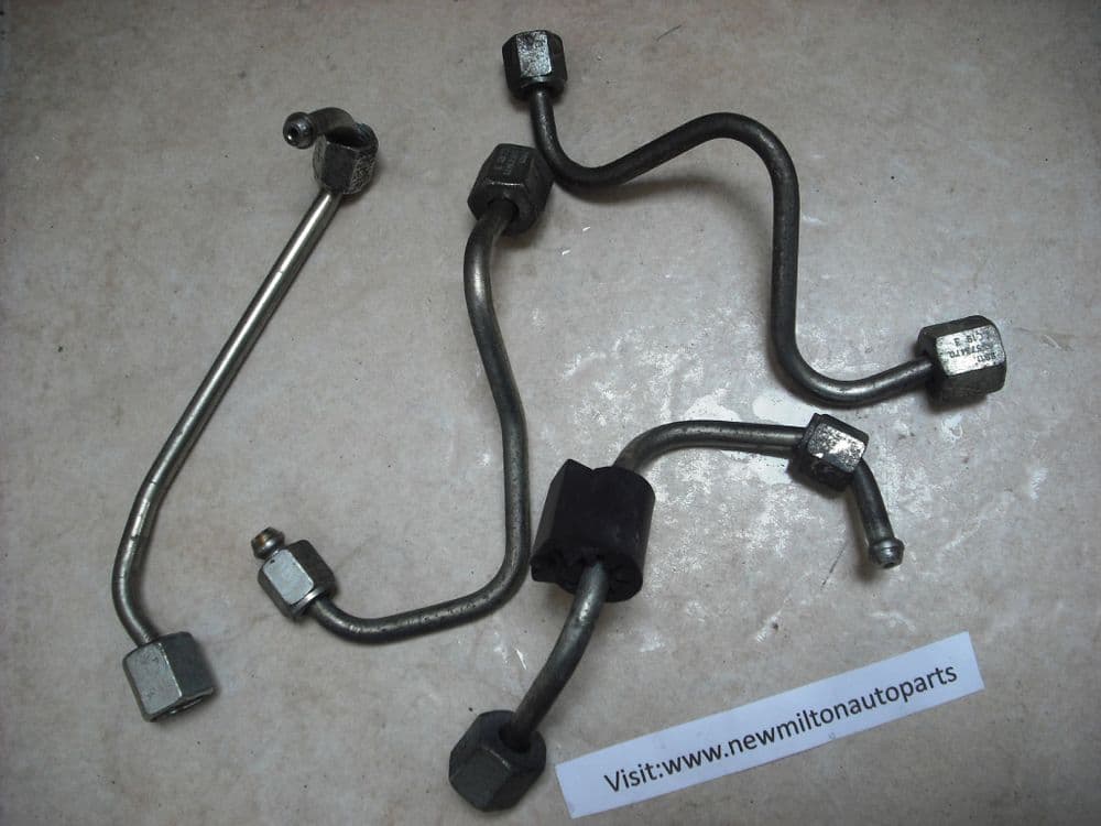 A SET OF 4 VAUXHALL INSIGNIA 2 0 CDTI DEISEL FUEL INJECTOR METAL FUEL PIPES