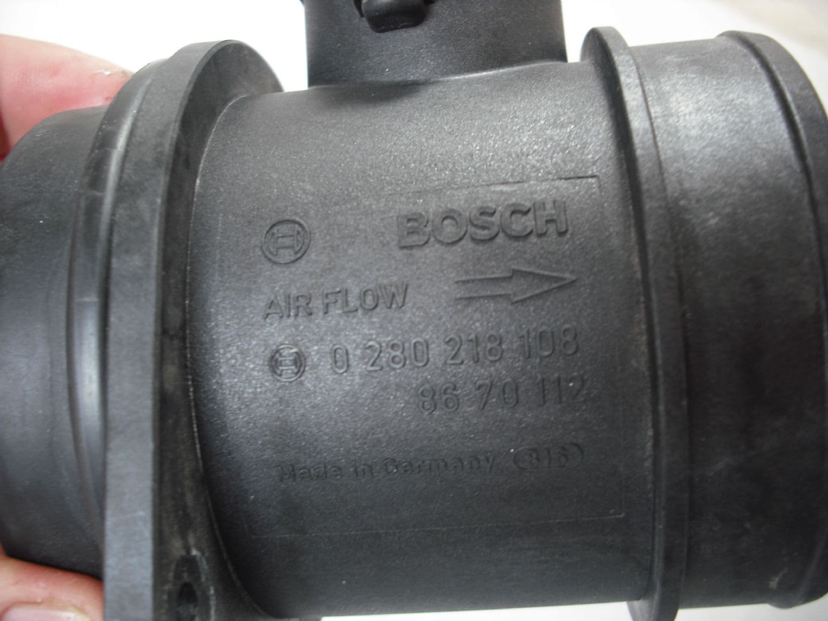 A VOLVO V70 S60 S80 2 4 T AIRFLOW MAF METER SENSOR WITH PLUG AND WIRING ...