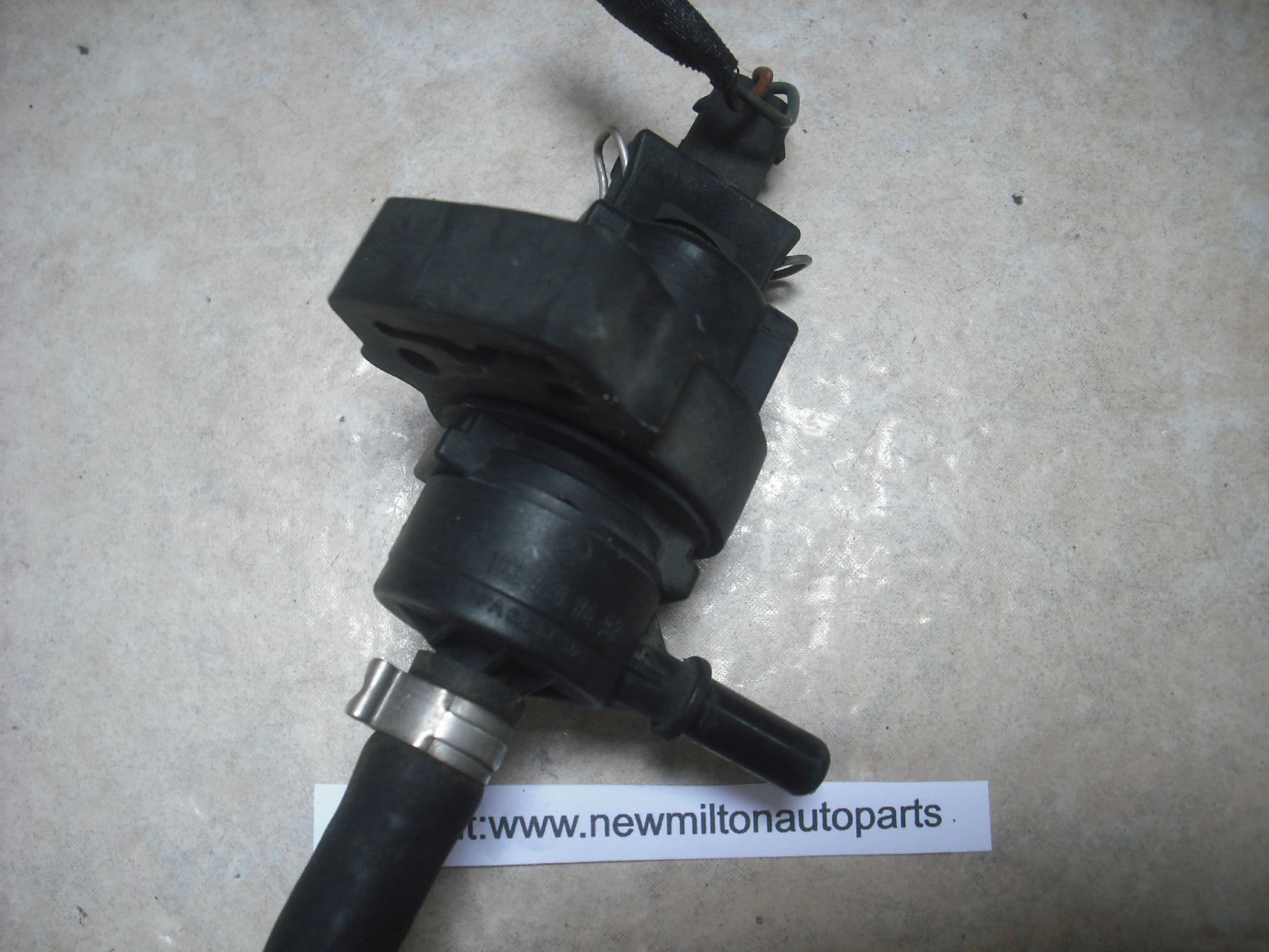 A1634700493 MERCEDES BENZ W163 ML VACUUM PURGE PUMP VALVE