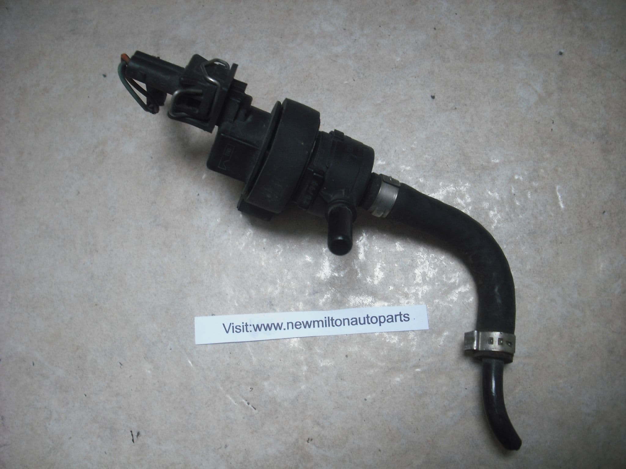 A1634700493 MERCEDES BENZ W163 ML VACUUM PURGE PUMP VALVE