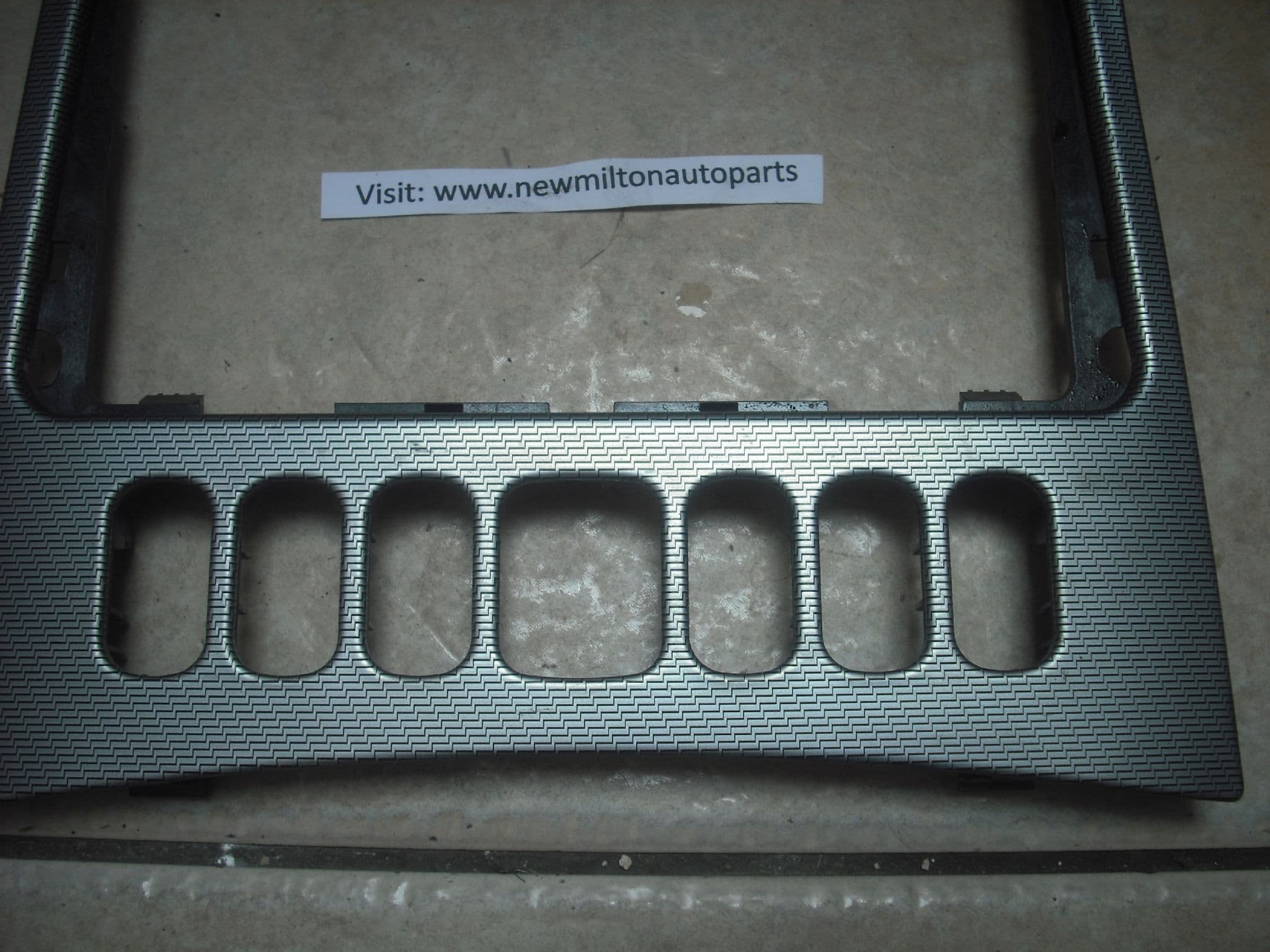 A1686802336 A MERCEDES BENZ W168 A CLASS CENTER DASH PANEL MOULDING ...