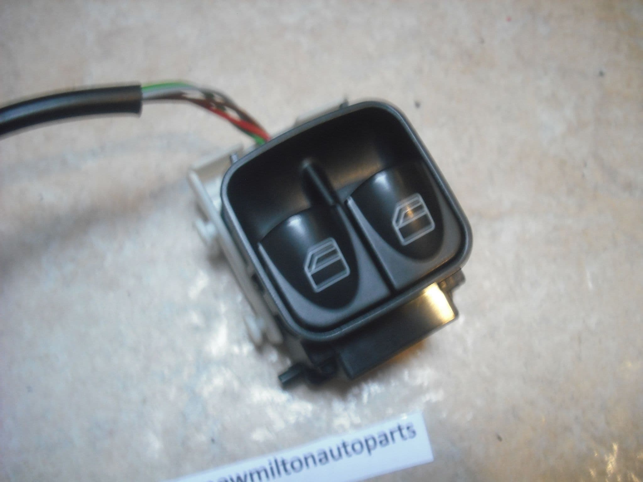 A203 820 08 10 MERCEDES W203 C CLASS COUPE DRIVERS FRONT DOOR ELECTRIC ...