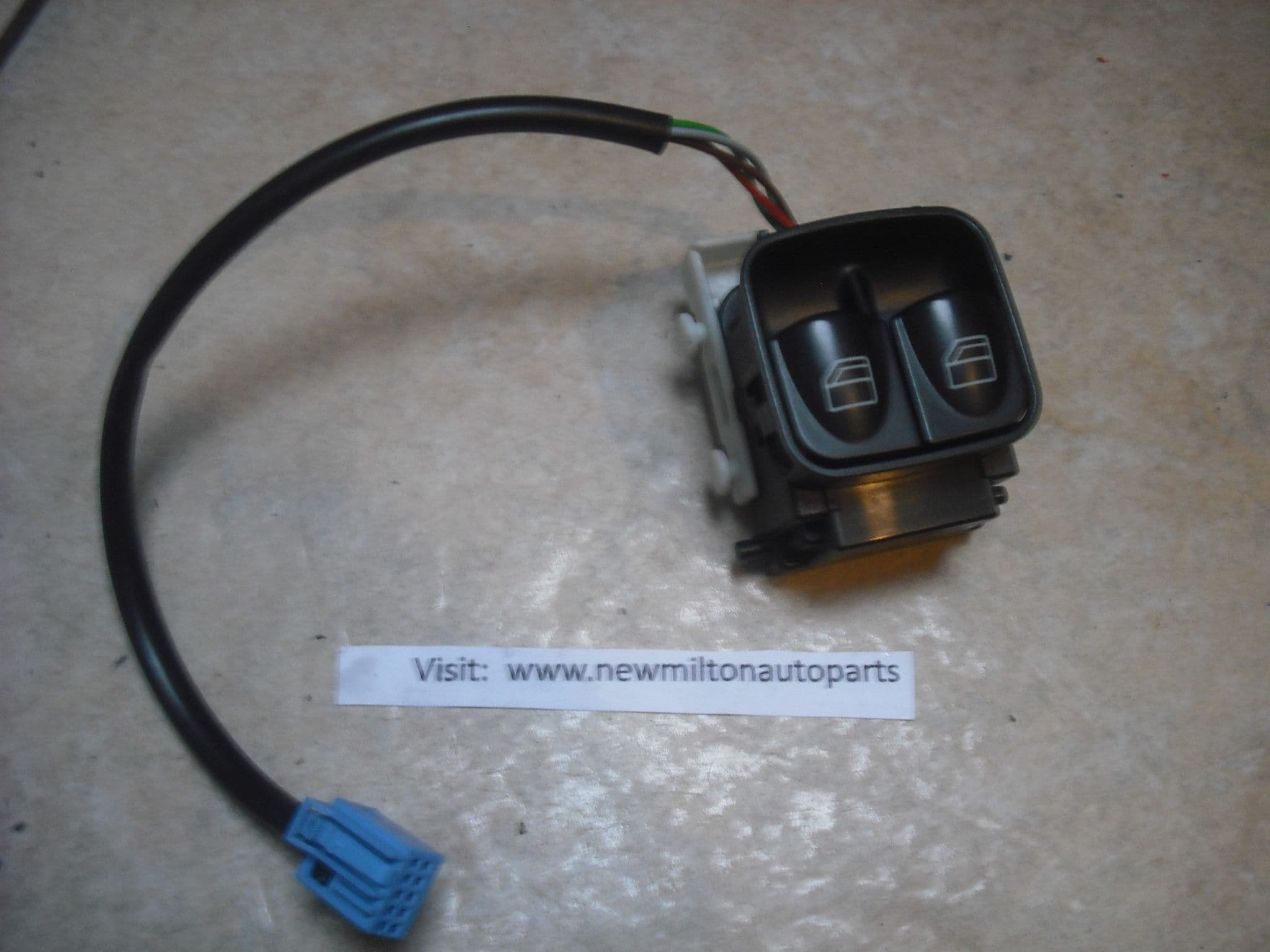 A203 820 08 10 MERCEDES W203 C CLASS COUPE DRIVERS FRONT DOOR ELECTRIC ...