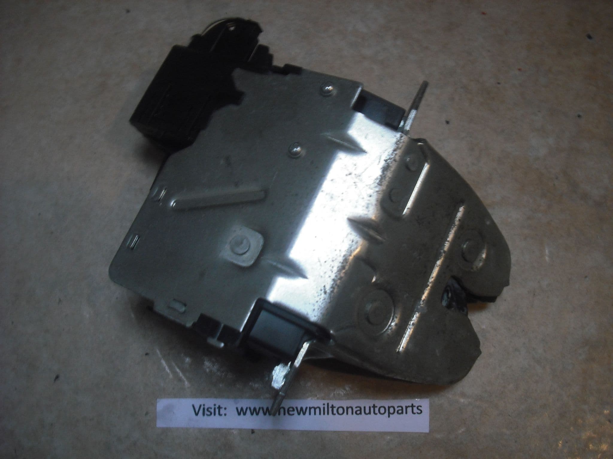 A2037400235 MERCEDES BENZ W203 C CLASS TAILGATE BOOT TRUNK CATCH ...