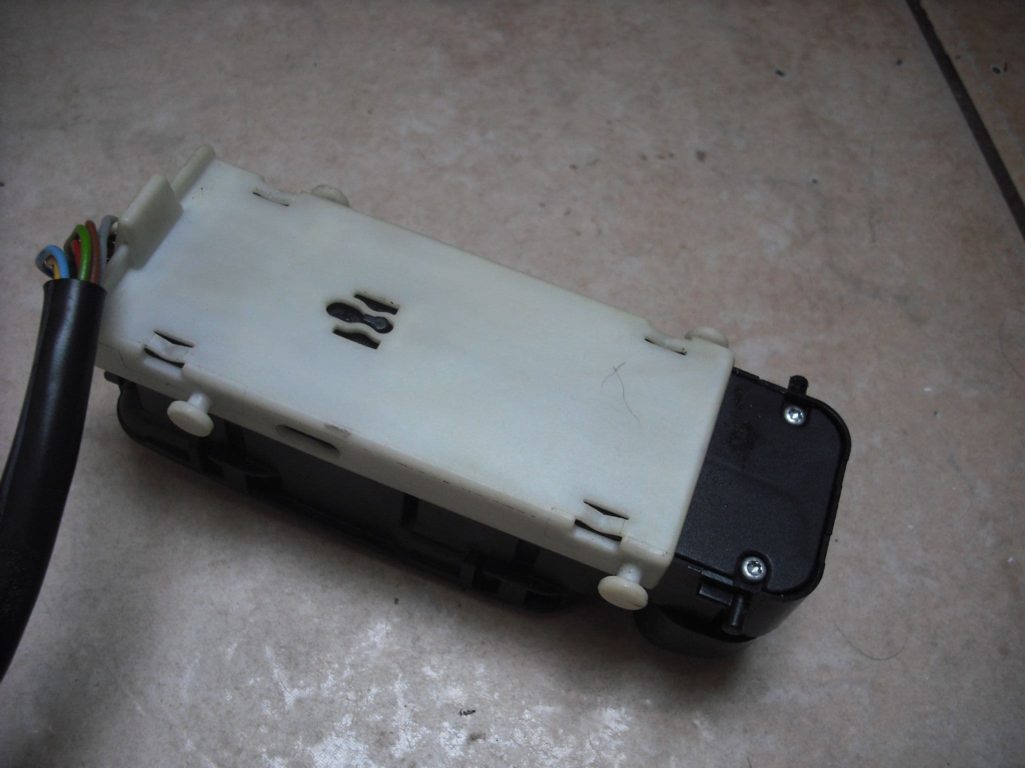 A2038200110 MERCEDES BENZ W203 C CLASS DRIVERS DOOR ELECTRIC WINDOW ...