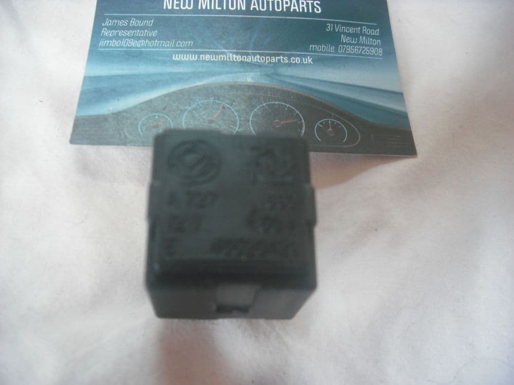 ALFA ROMEO 145 147 156 A GENUINE ALFA RELAY NO A727 46520429