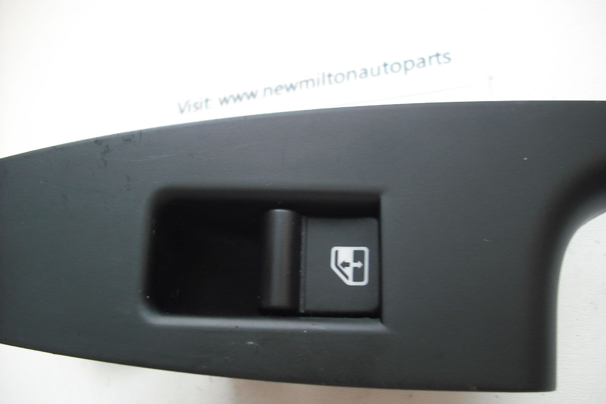 ALFA ROMEO GIULIETTA 2009-2018 REAR DOOR ELECTRIC WINDOW SWITCH LEFT SIDE