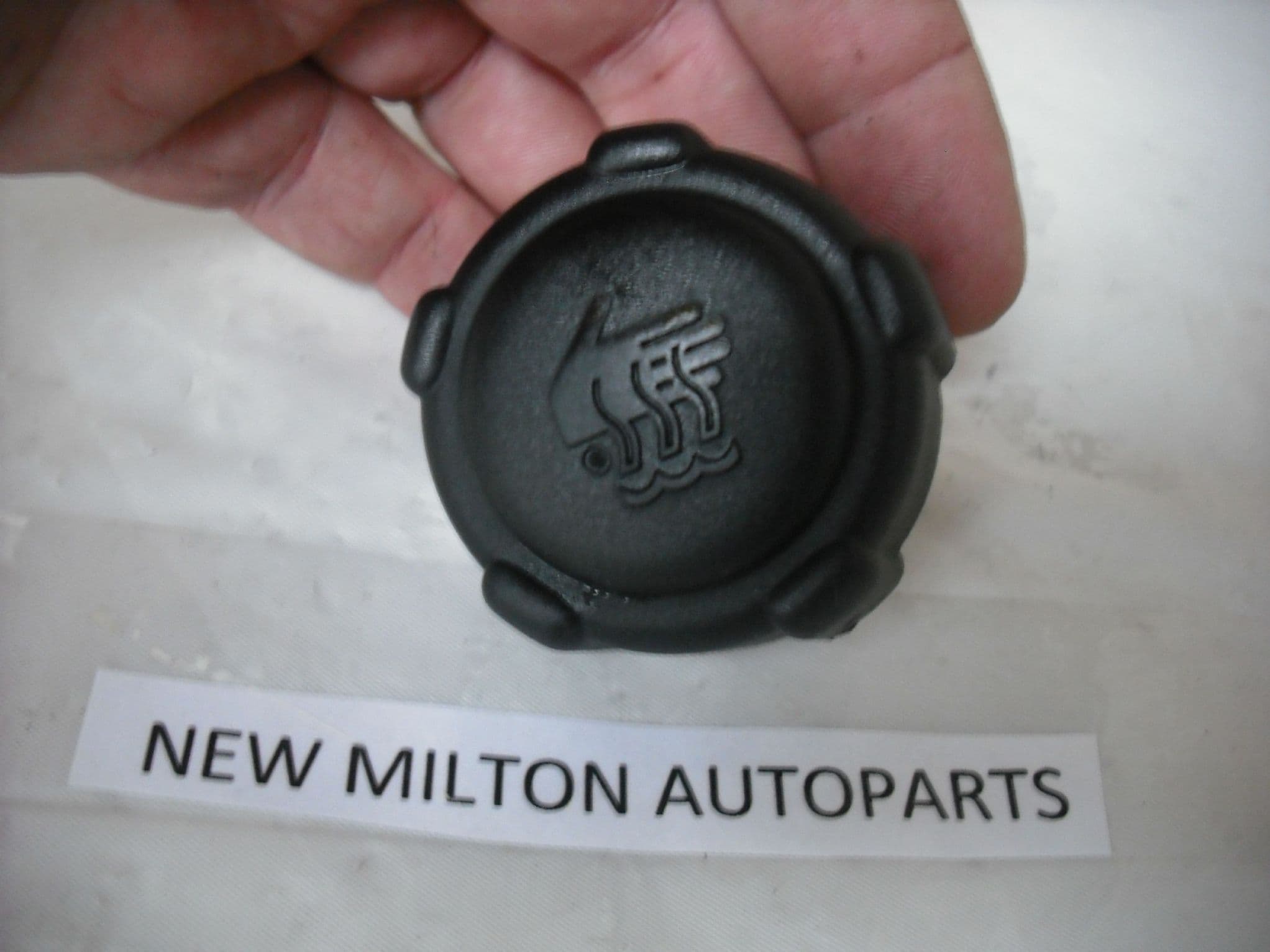 AN ORIGINAL RENAULT MEGANE 2 WATER COOLANT EXPANSION TANK RADIATOR CAP