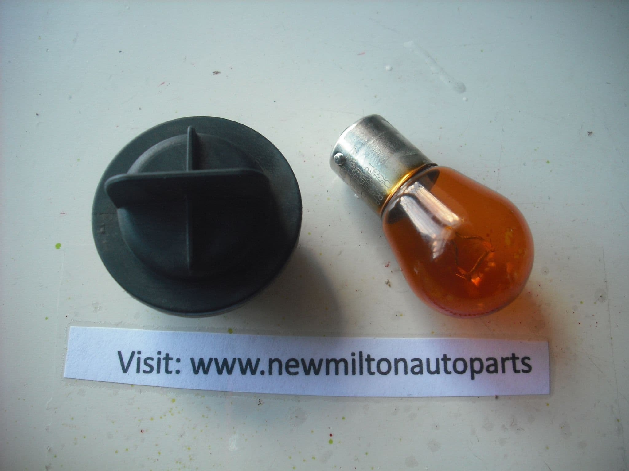 AUDI A3 8P HEADLIGHT HEADLAMP INDICATOR FLASHER BULB HOLDER