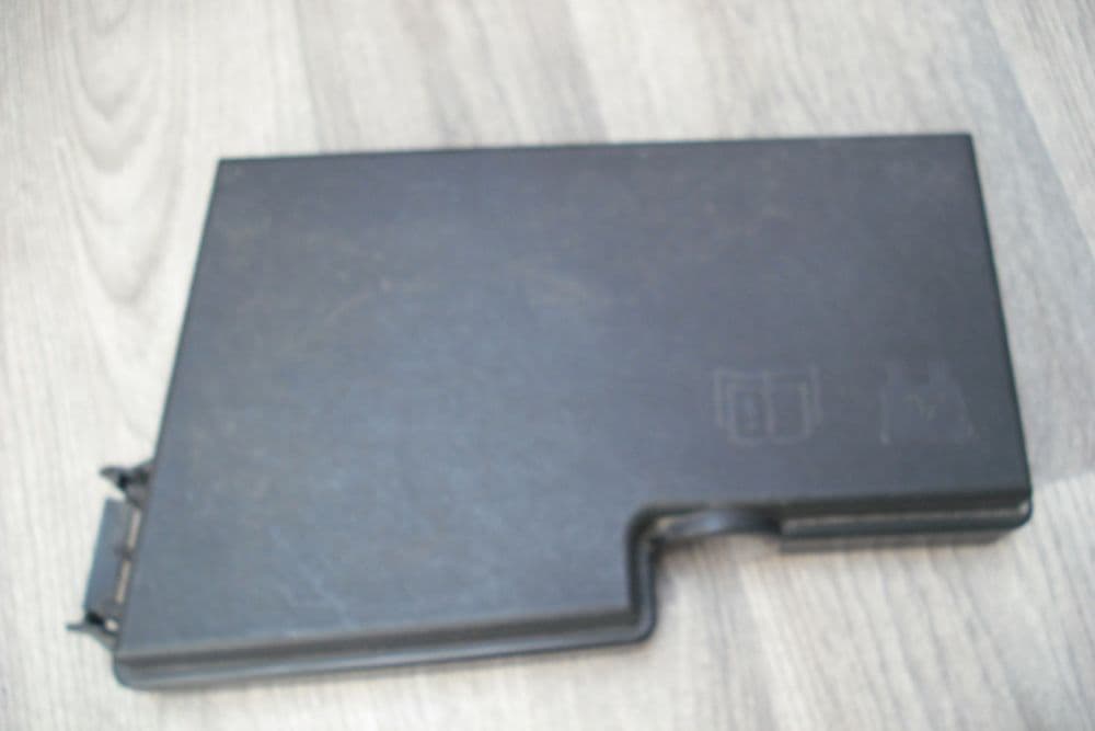 AV6T-14A076-AB FORD FOCUS MK3 ENGINE BAY FUSE BOX COVER LID