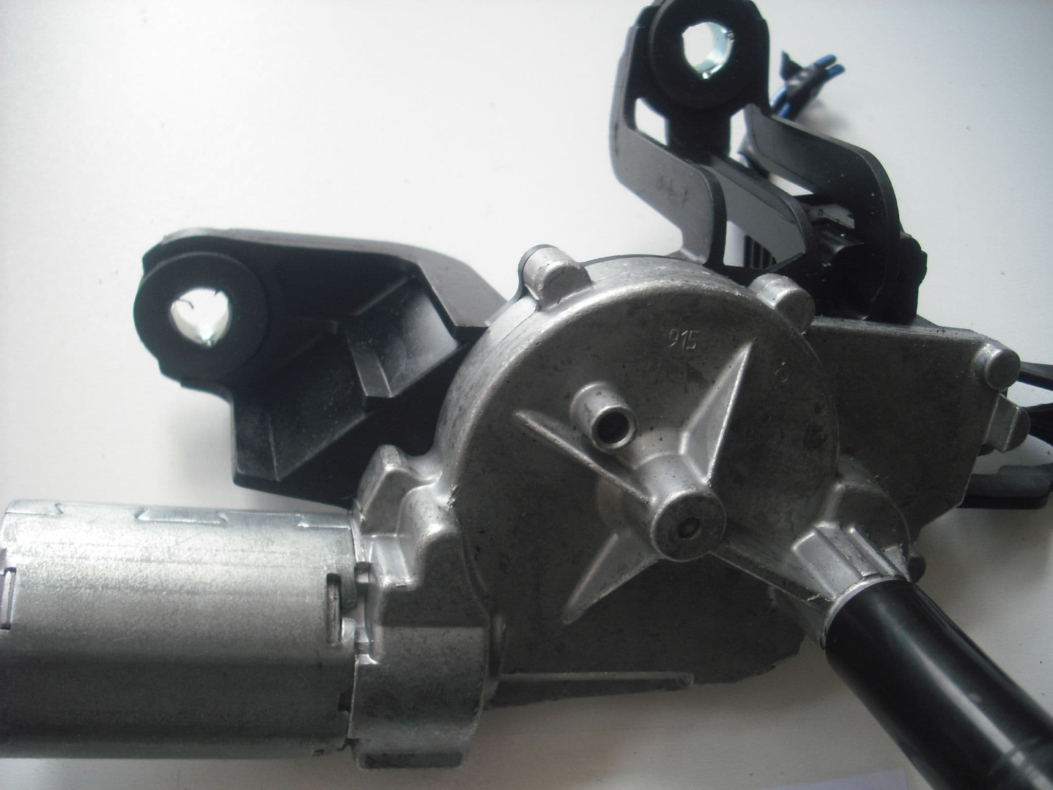 BOSCH 0 390 201 595 SAAB 93 ESTATE REAR WINDOW WIPER MOTOR