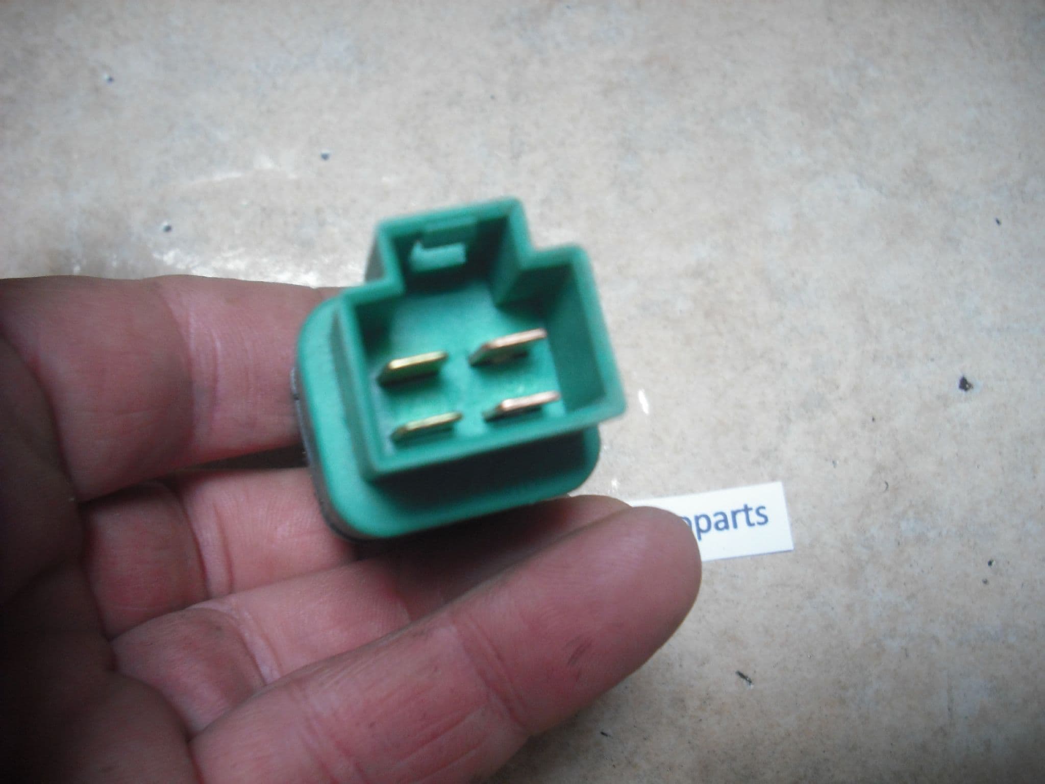 CHEVROLET DAEWOO MATIZ REAR BRAKE LIGHT PEDAL SWITCH SENSOR GREEN TYPE