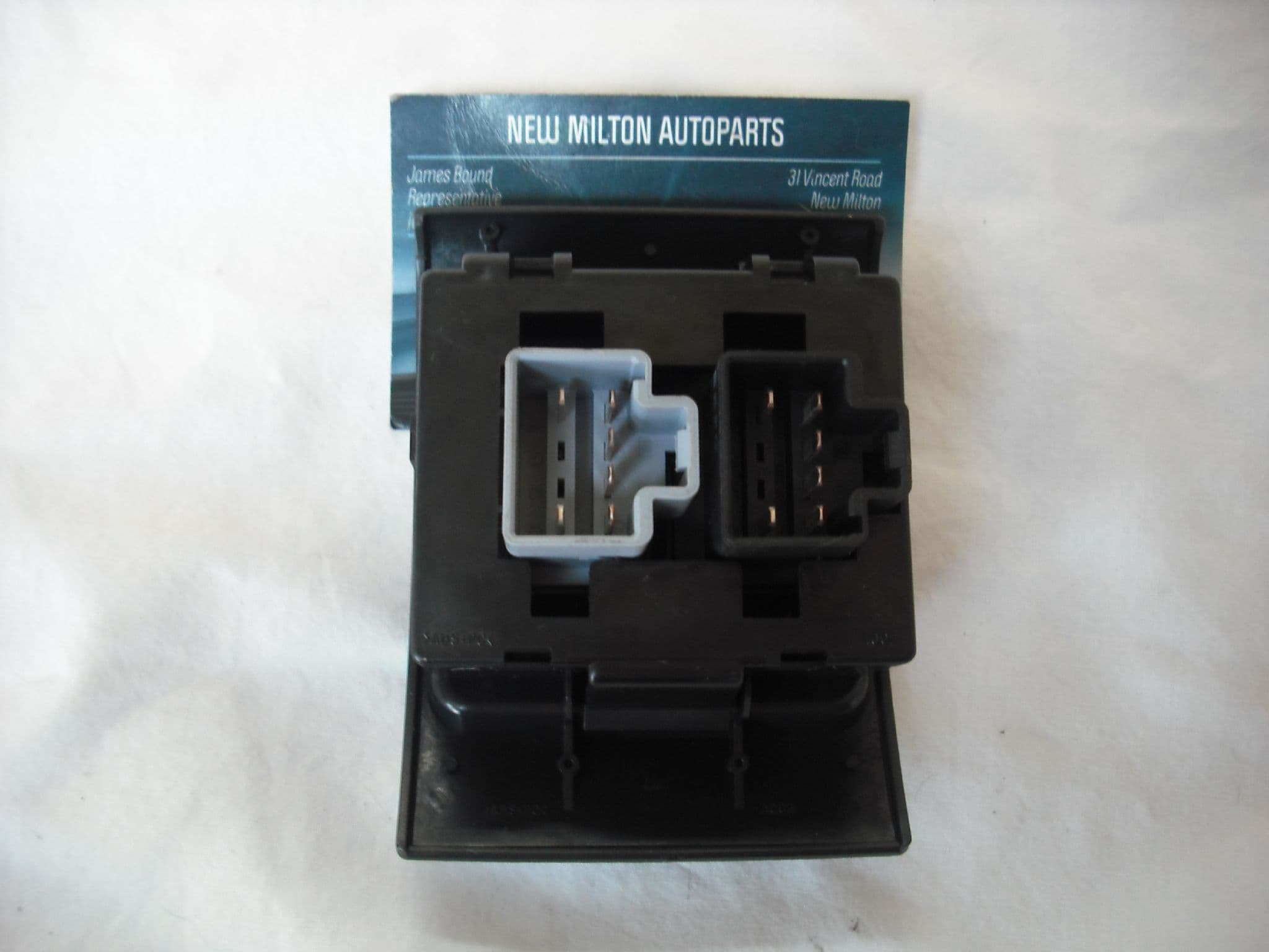 CHRYSLER PT CRUISER REAR DOOR ELECTRIC WINDOW SWITCH PACK OUG381DVAB BLACK
