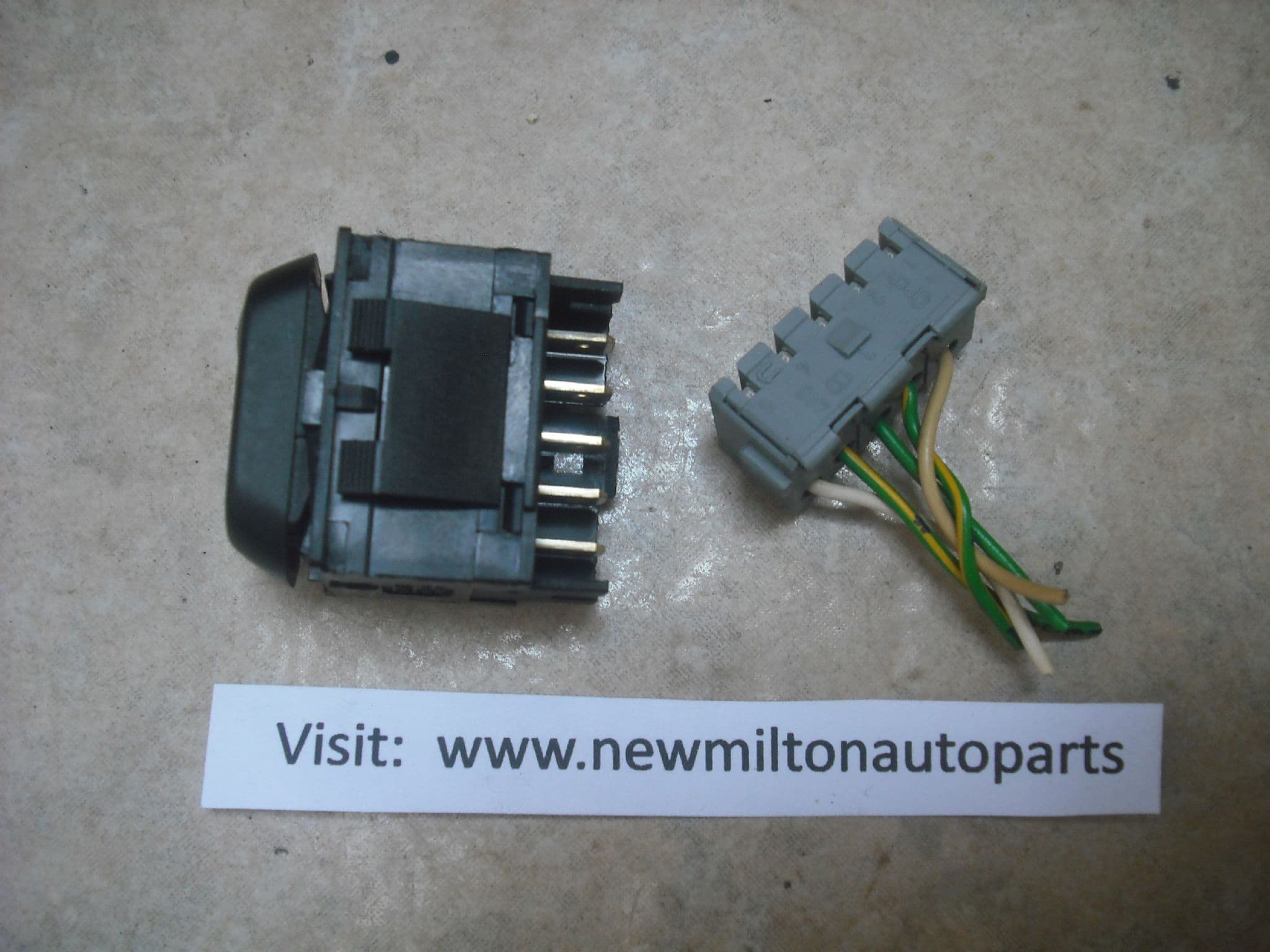 CITROEN BERLINGO PEUGEOT PARTNER FRONT DOOR ELECTRIC WINDOW SWITCH