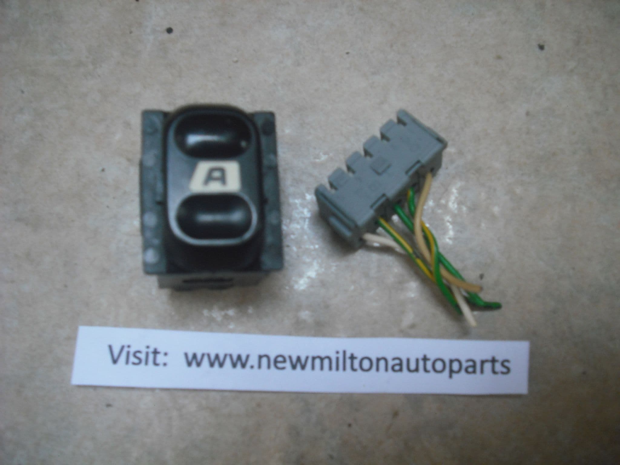 CITROEN BERLINGO PEUGEOT PARTNER FRONT DOOR ELECTRIC WINDOW SWITCH