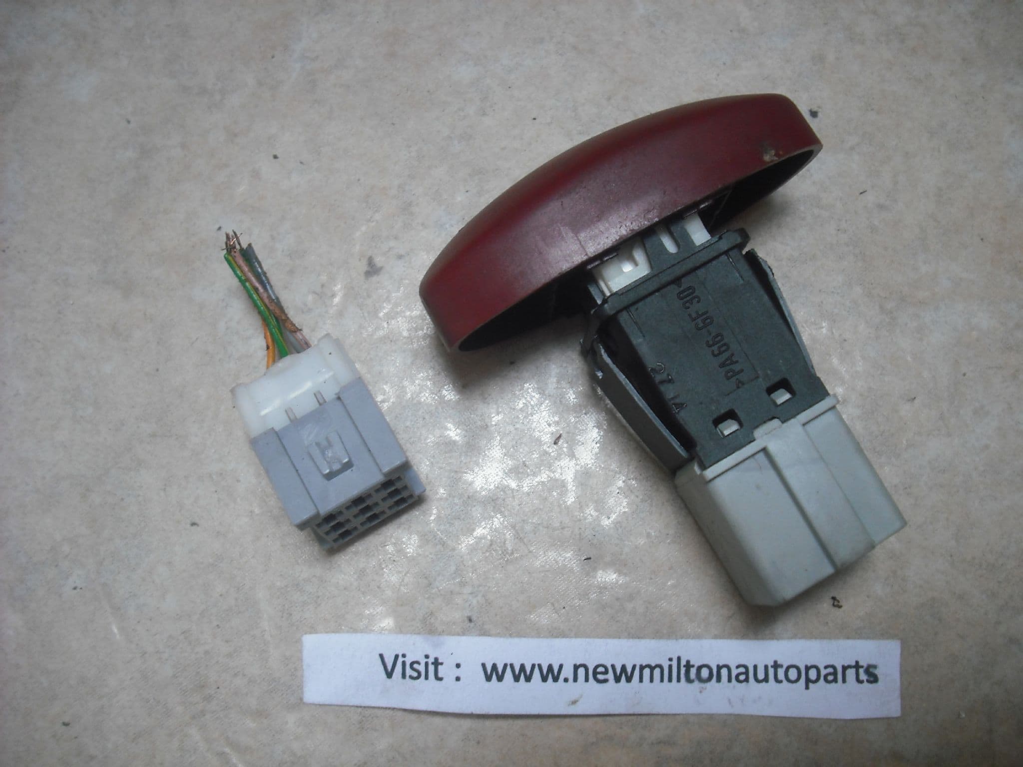 CITROEN PICASSO HAZARD WARNING LIGHT SWITCH