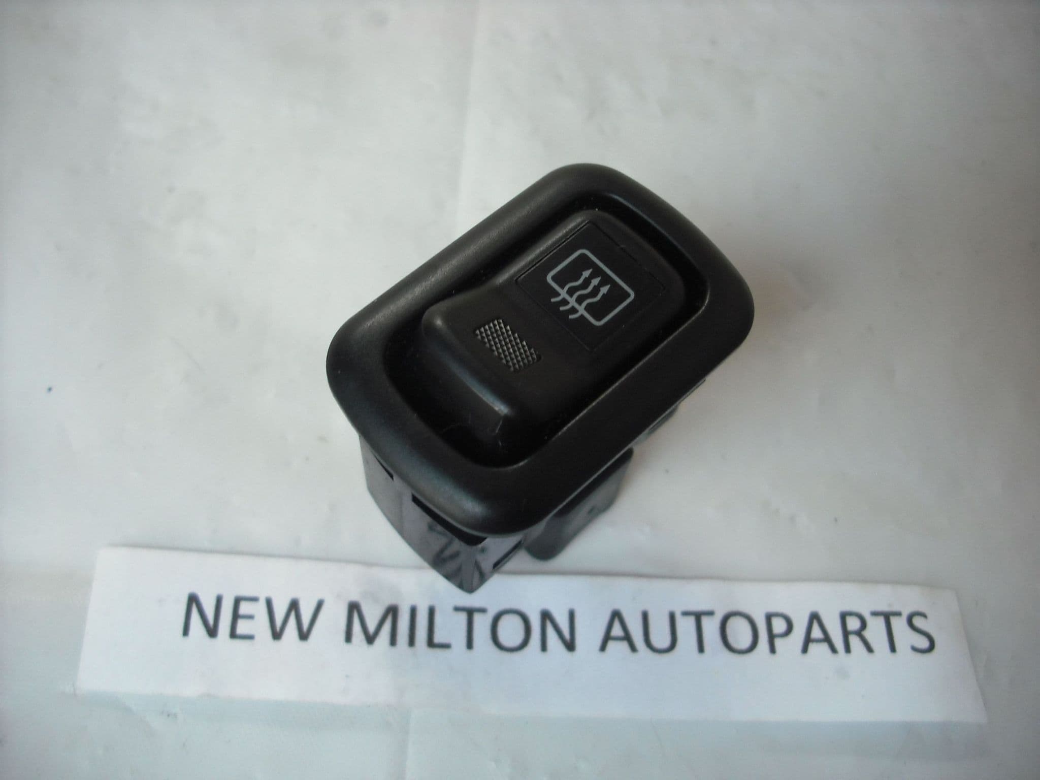 DAIHATSU SIRION HEATED REAR WINDOW DEMISTER SWITCH