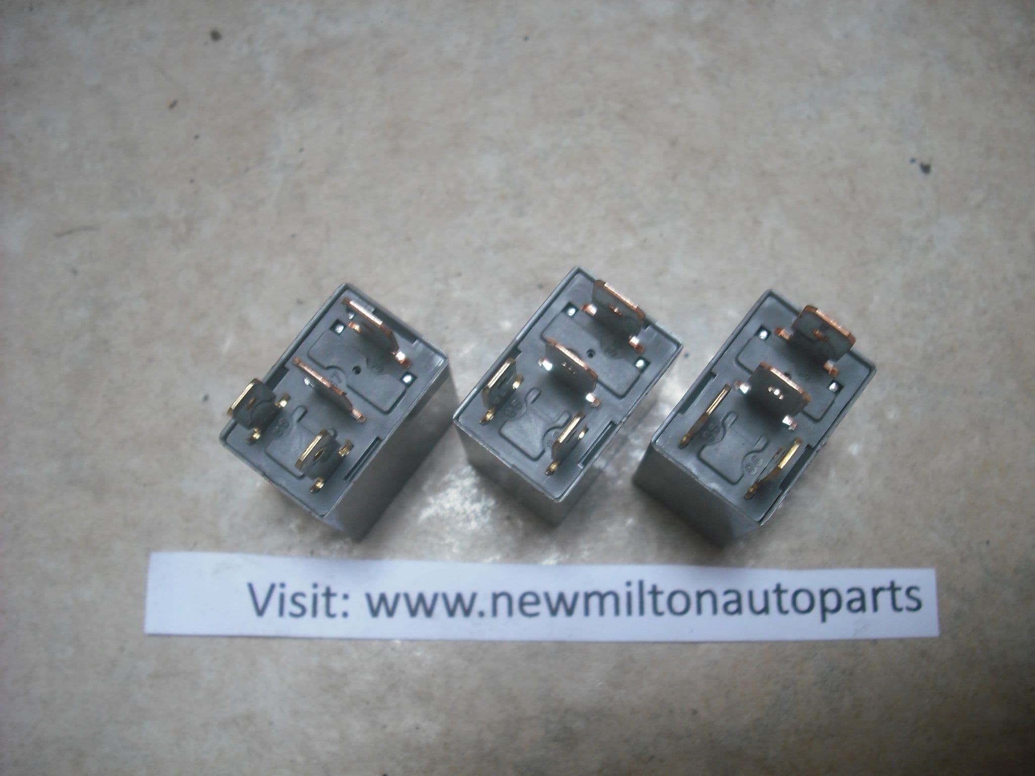 DC12V PA66-GF33 GREY 3 GENUINE DAEWOO CHEVROLET MATIZ RELAYS