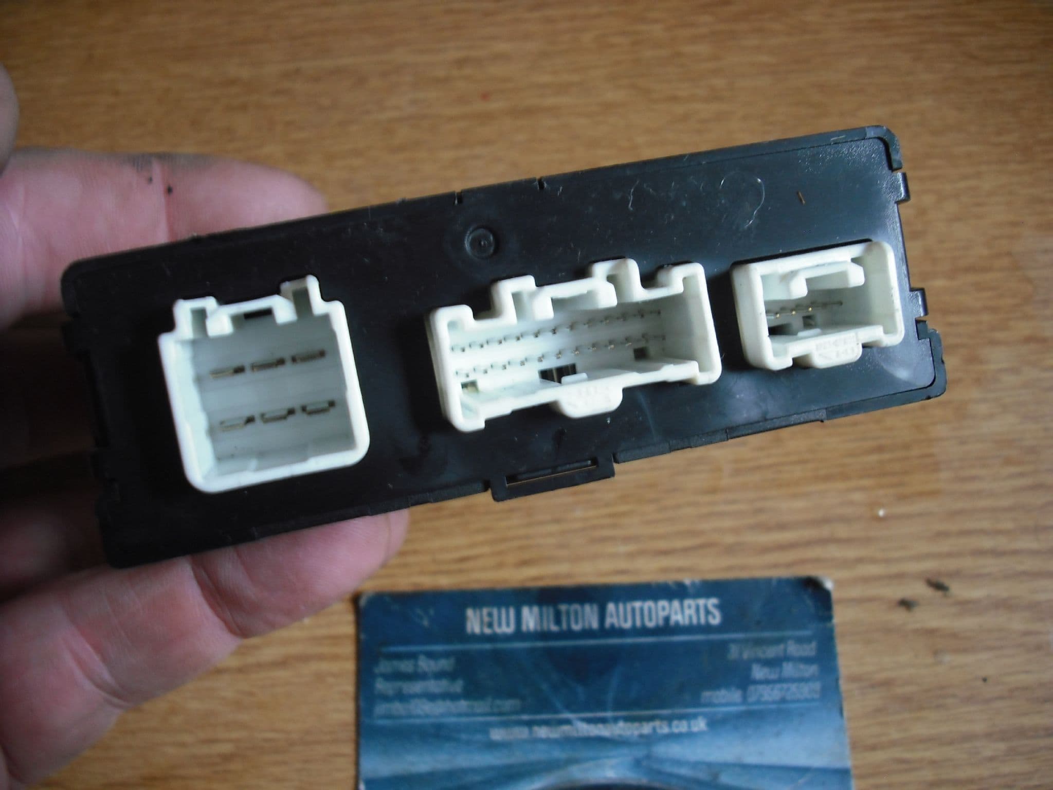 FE15 67 5DZ A VISTEON 4G17C MAZDA RX8 PARTS ASSY KEYLESS ENTRY MODULE