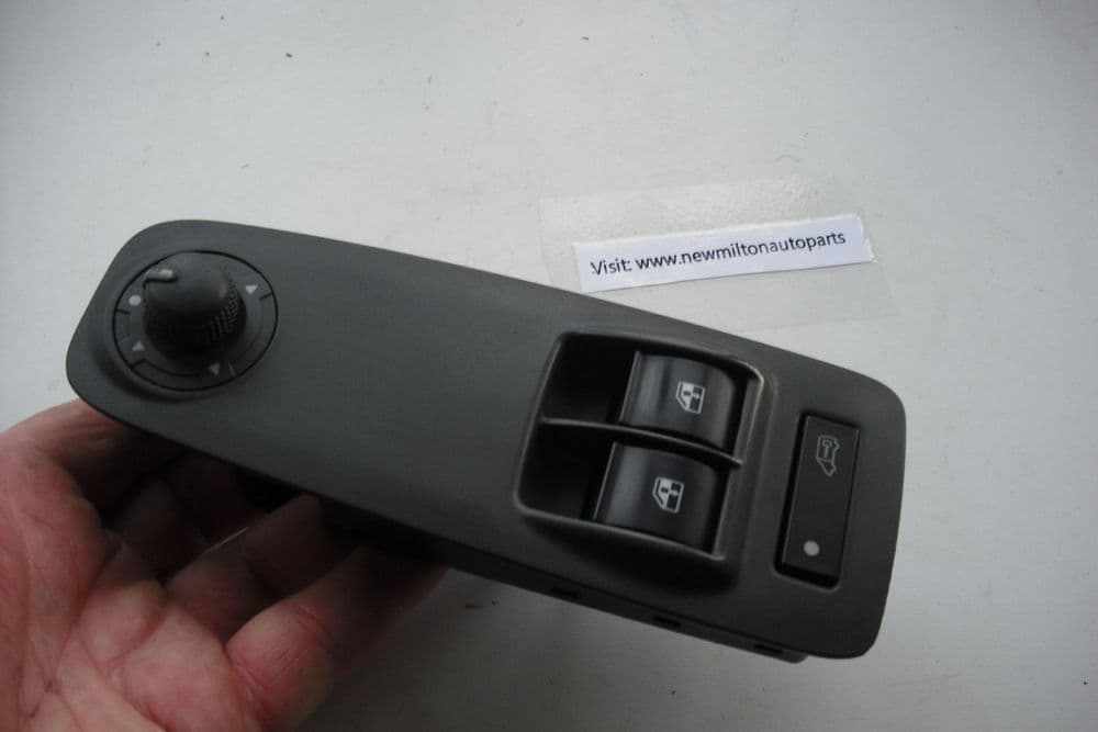 FITA DUCATO VAN DRIVERS DOOR ELECTRIC WINDOW AND DOOR MIRROR SWITCH PACK