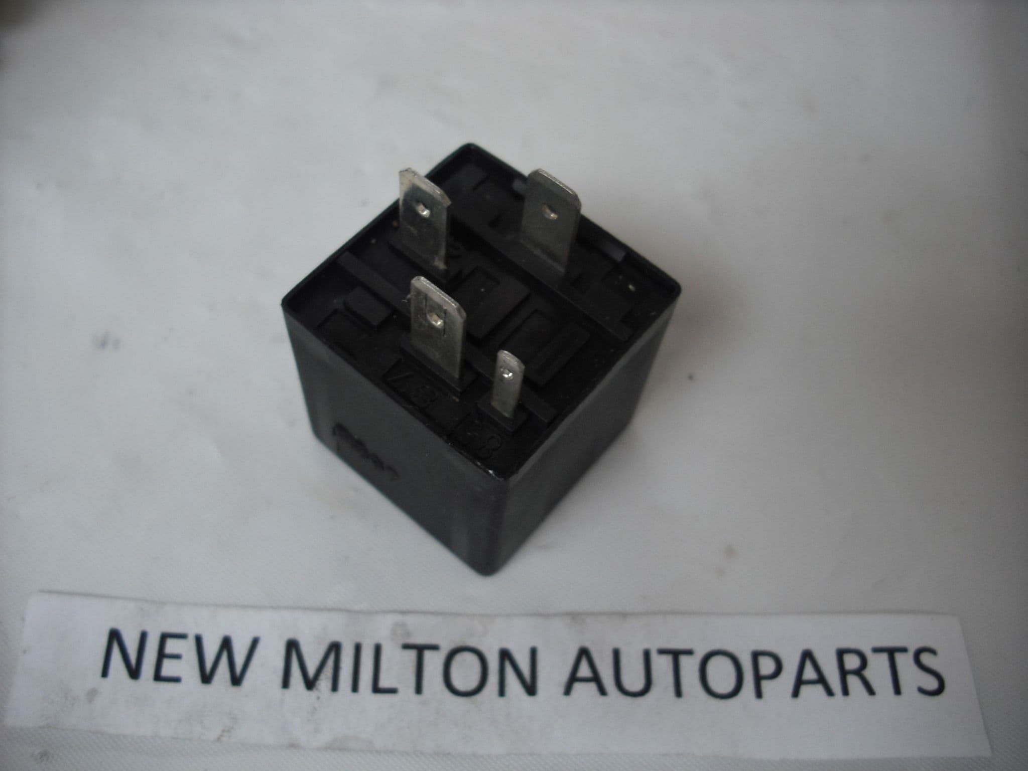 FORD GALAXY VW VOLKSWAGEN SHARAN SEAT ALHAMBRA RELAY 109 357906381A