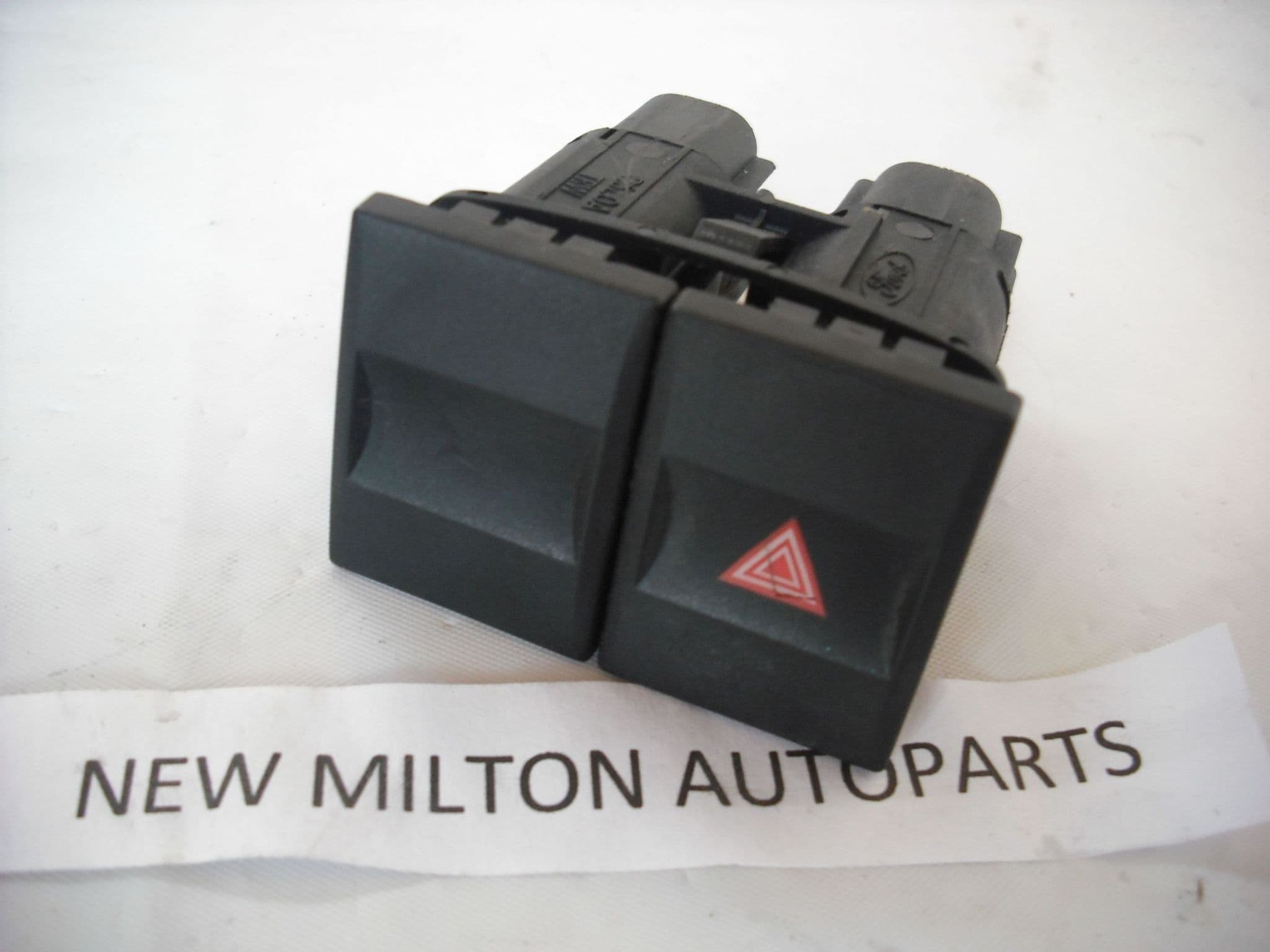FORD MONDEO MK3 HAZARD WARNING LIGHT SWITCH