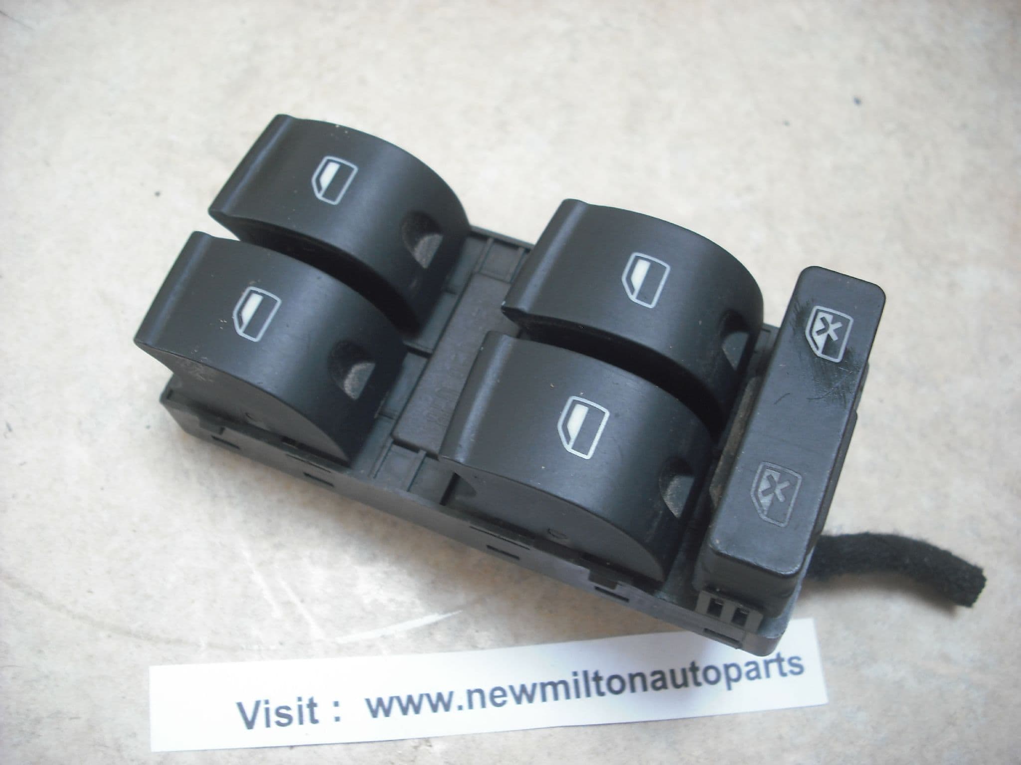 GENUINE AUDI A4 B7 DRIVERS DOOR ELECTRIC WINDOW SWITCH PACK
