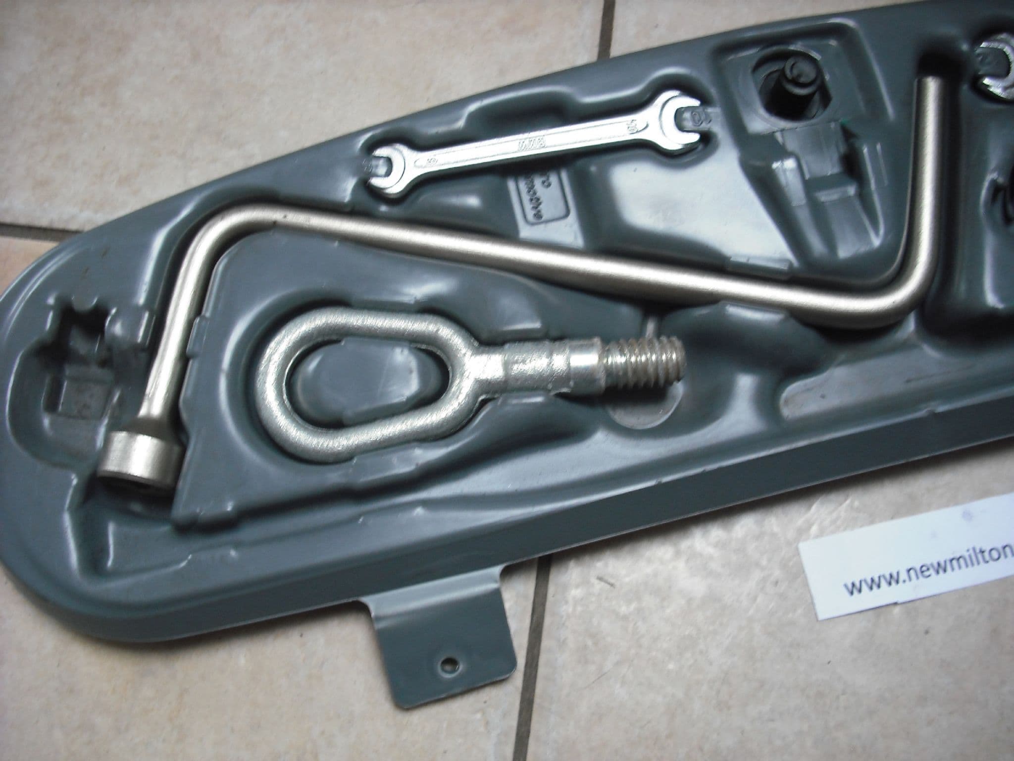GENUINE BMW E46 SALOON TOOLS FROM THE TOOL KIT