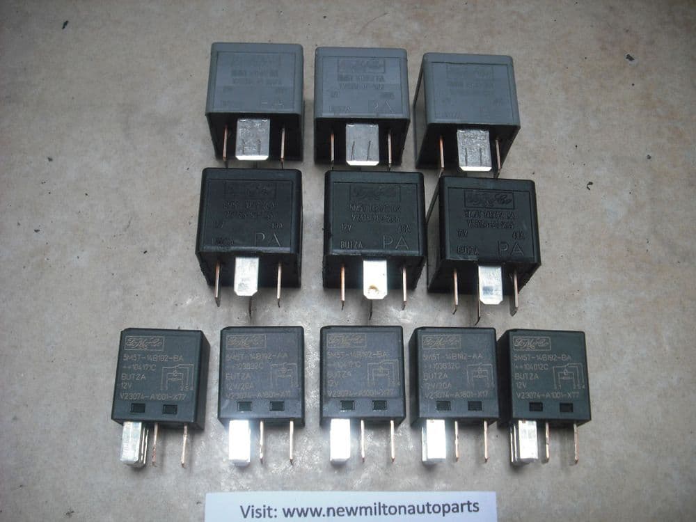 GENUINE FORD C MAX MK2 RELAYS FROM THE ENGINE BAY FUSE BOX