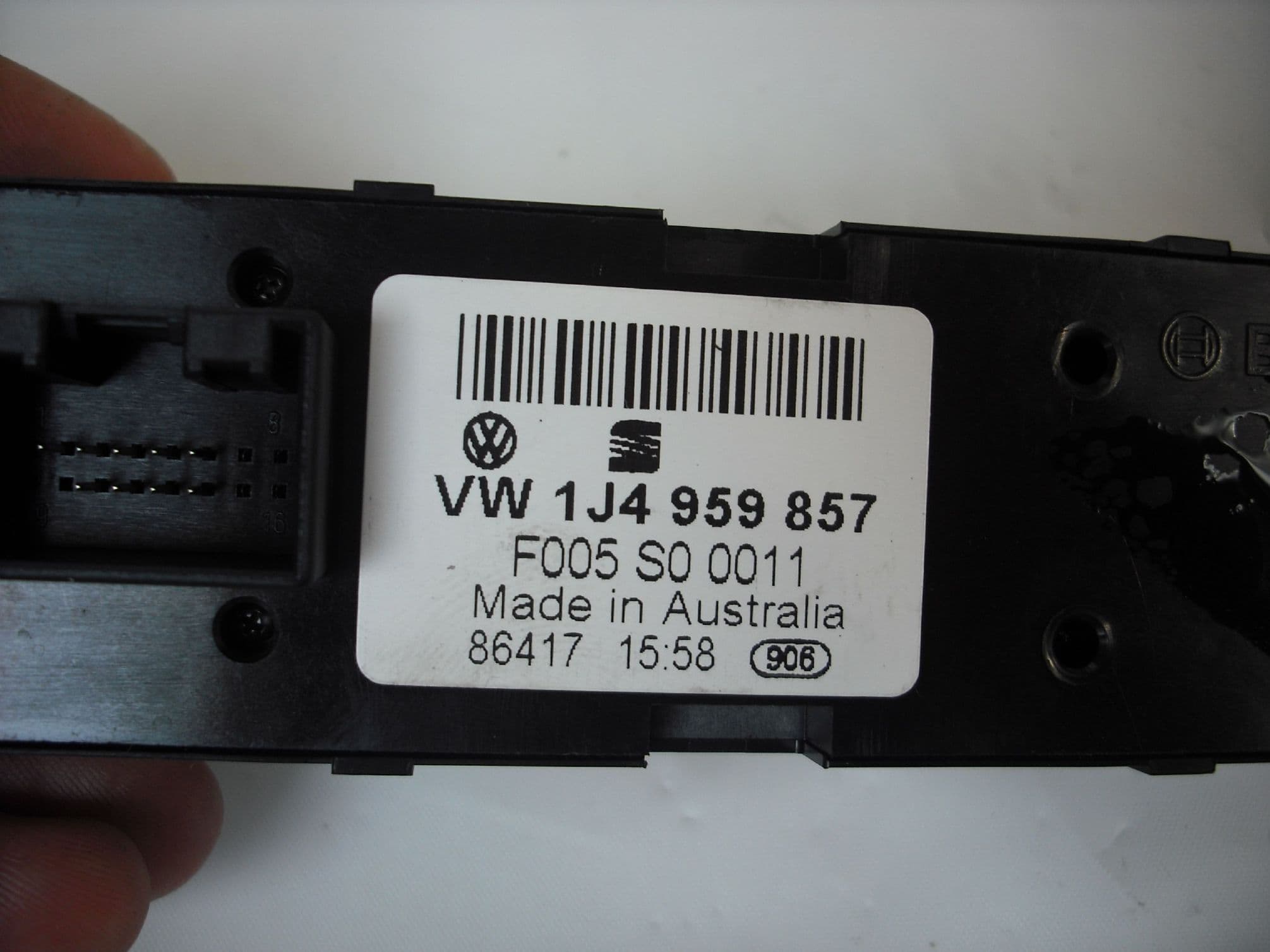 GENUINE VW VOLKSWAGEN GOLF MK4 DRIVERS DOOR ELECTRIC WINDOW SWITCHES VW ...