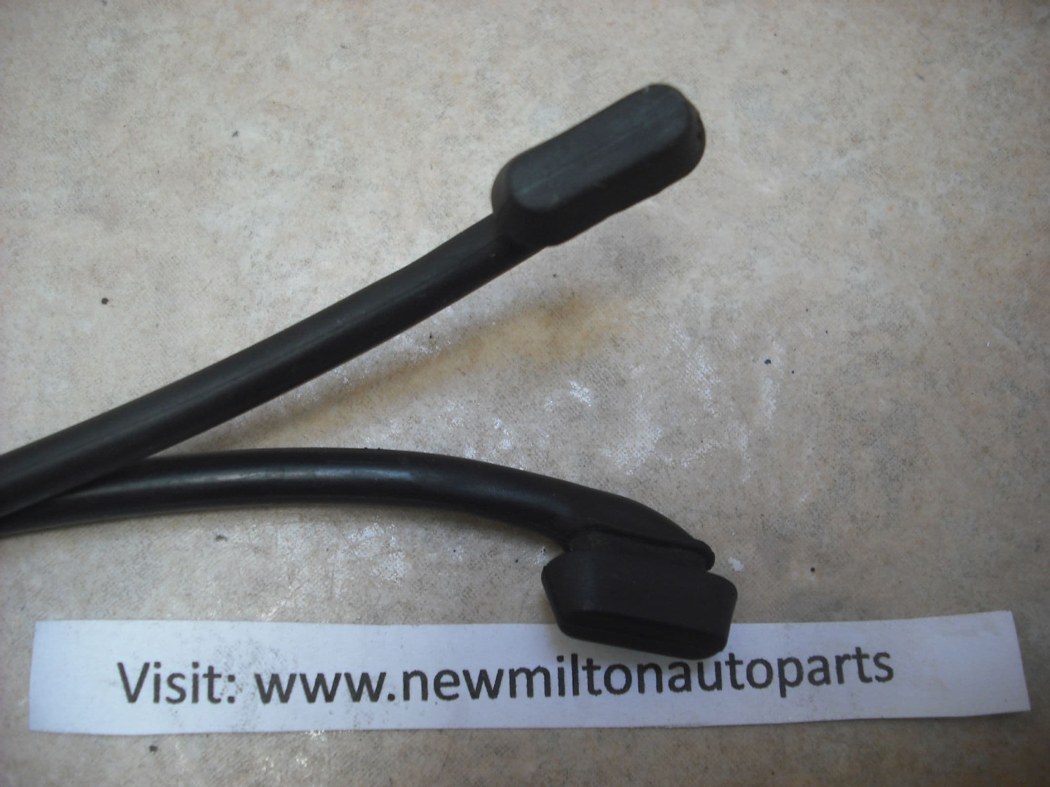 GM 09115272 807Z2 2 VAUXHALL CORSA C 2000-2006 GENUINE RUBBER REAR ...