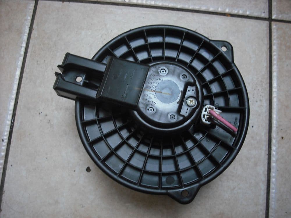 HB111G31AA04 872700-0371 A GENUINE MAZDA CX-7 HEATER BLOWER MOTOR FAN